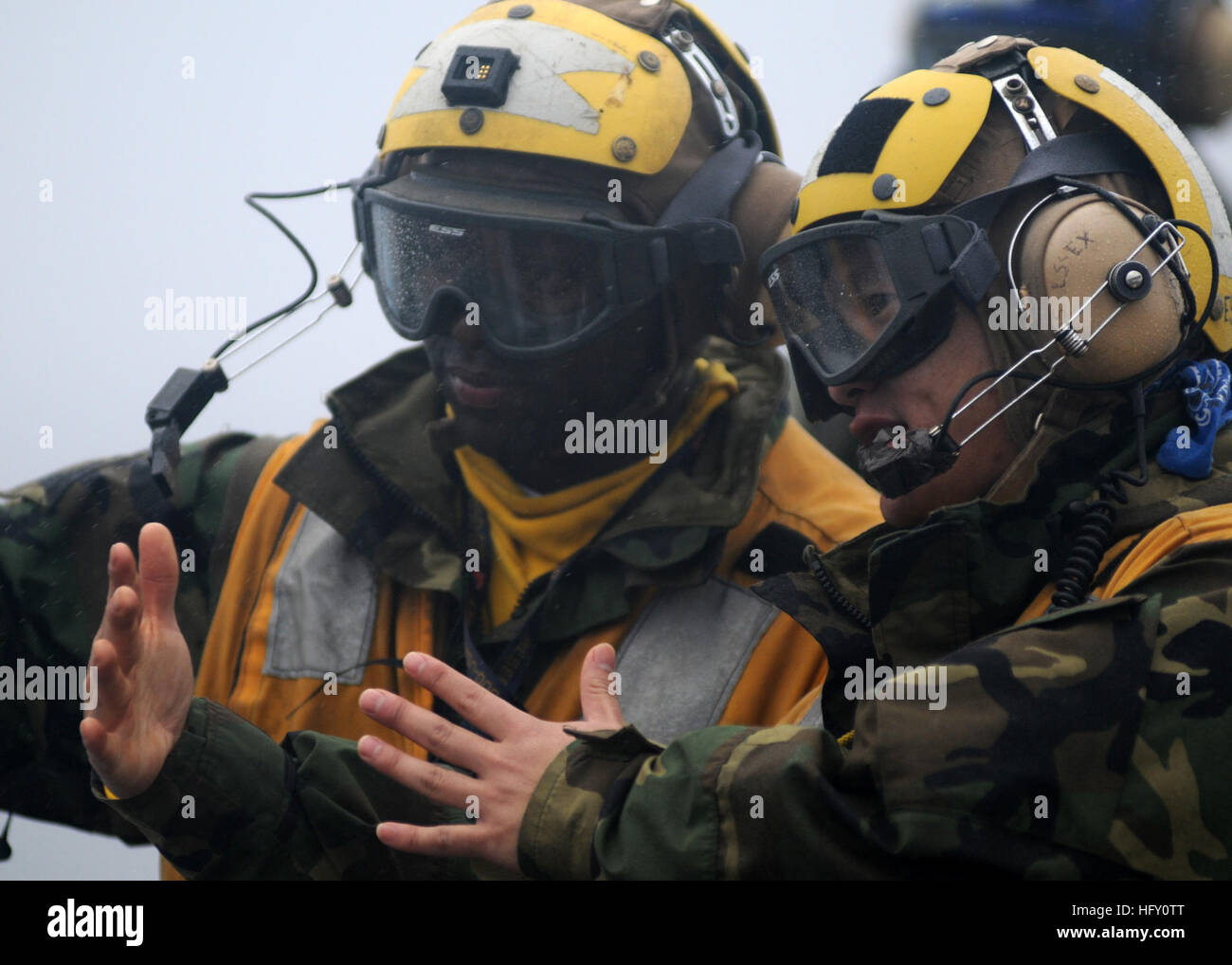 Aviation boatswains mate handl hi-res stock photography and images - Alamy