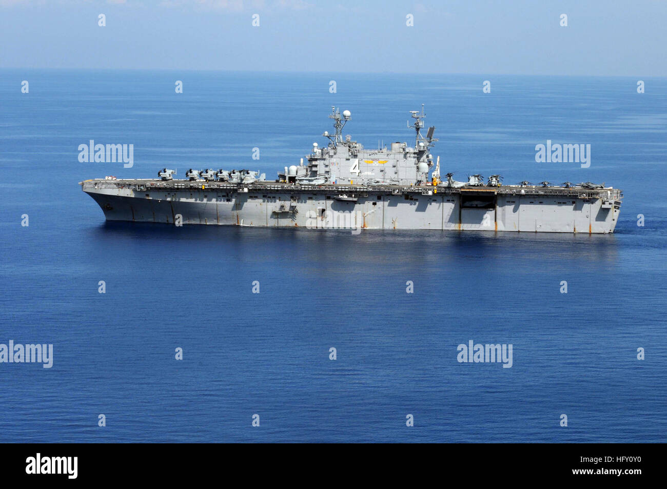 Uss nassau lha 4 amphibious r hi-res stock photography and images - Alamy