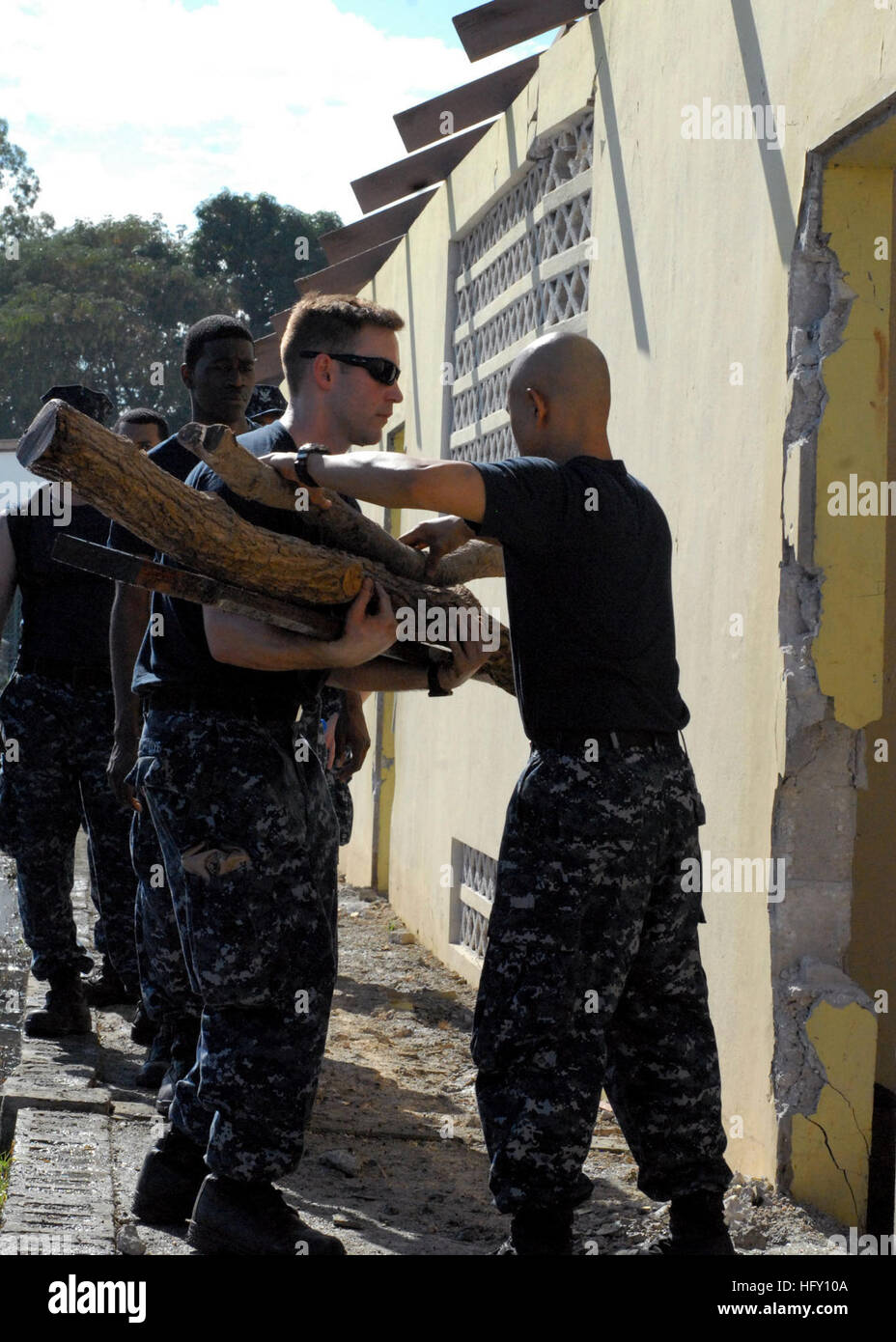 Missionary communication project hi-res stock photography and images ...