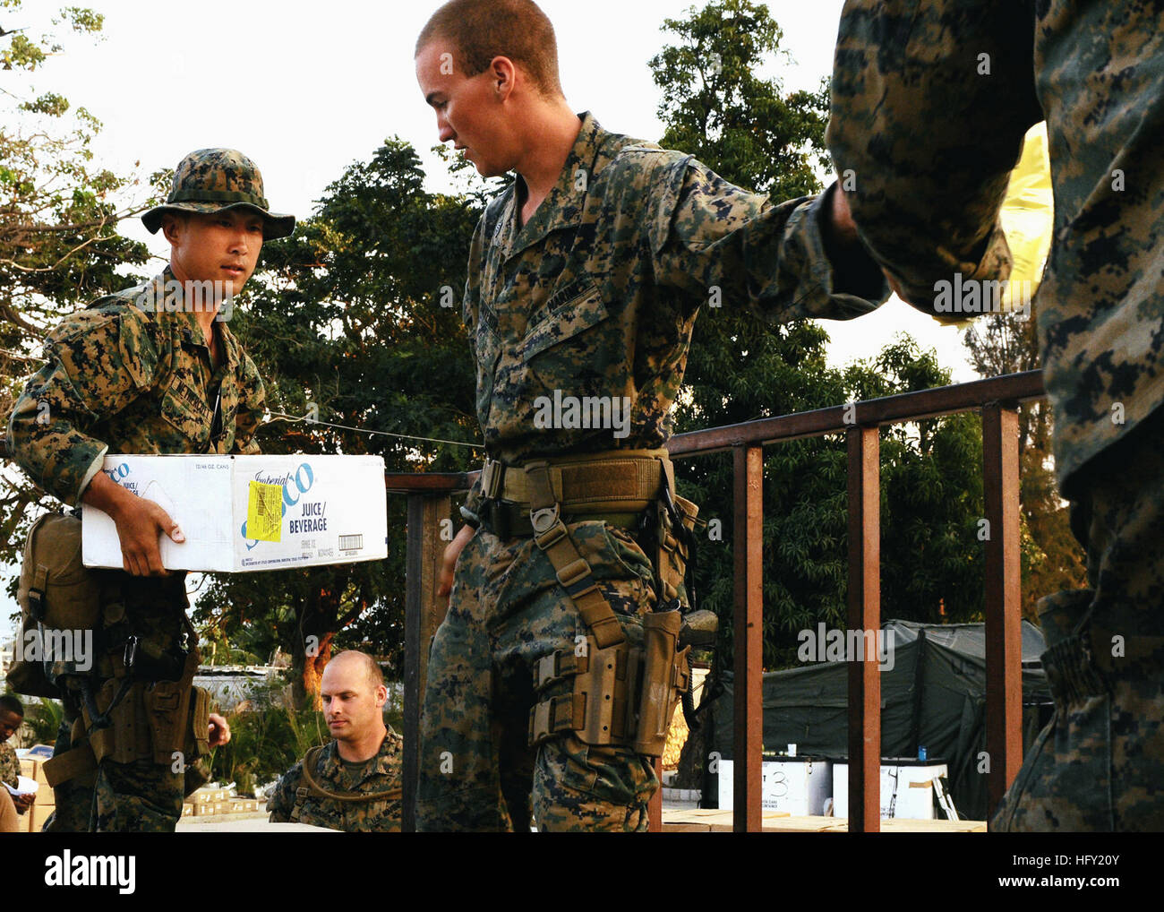 100209-N-1092P-816 CARREFOUR, Haiti (Feb. 9, 2010) Marines assigned to ...