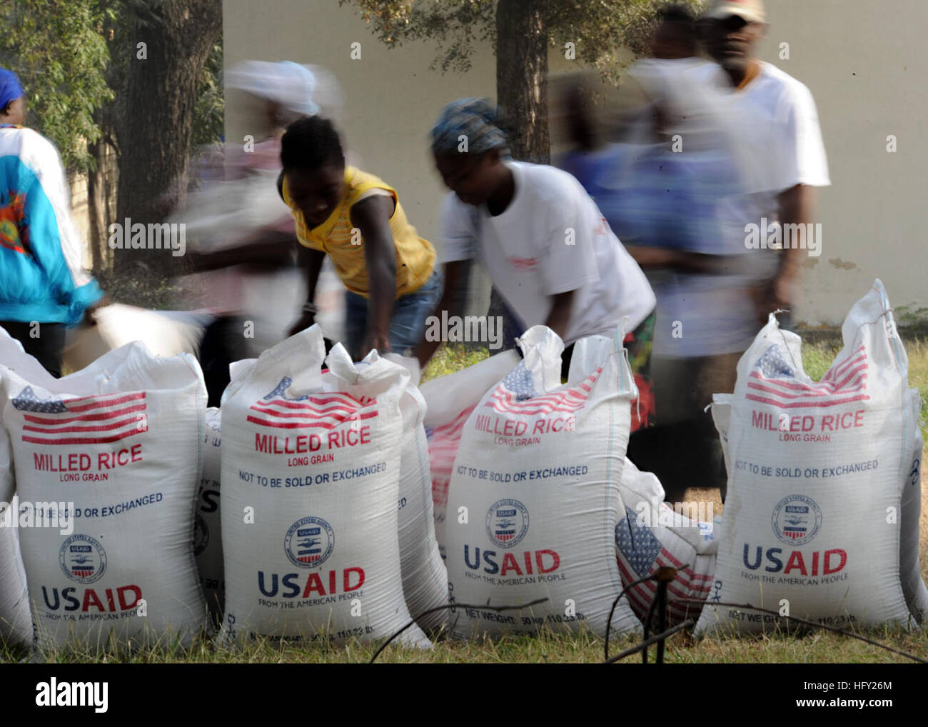 100213-N-5961C-007 PORT-AU-PRINCE, Haiti (Feb. 13, 2010) Haitian ...