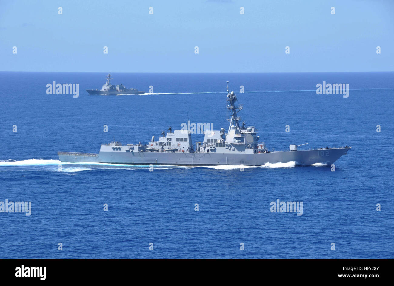 100215-N-8421M-031 SOUTH CHINA SEA (Feb. 15, 2010) The guided-missile ...