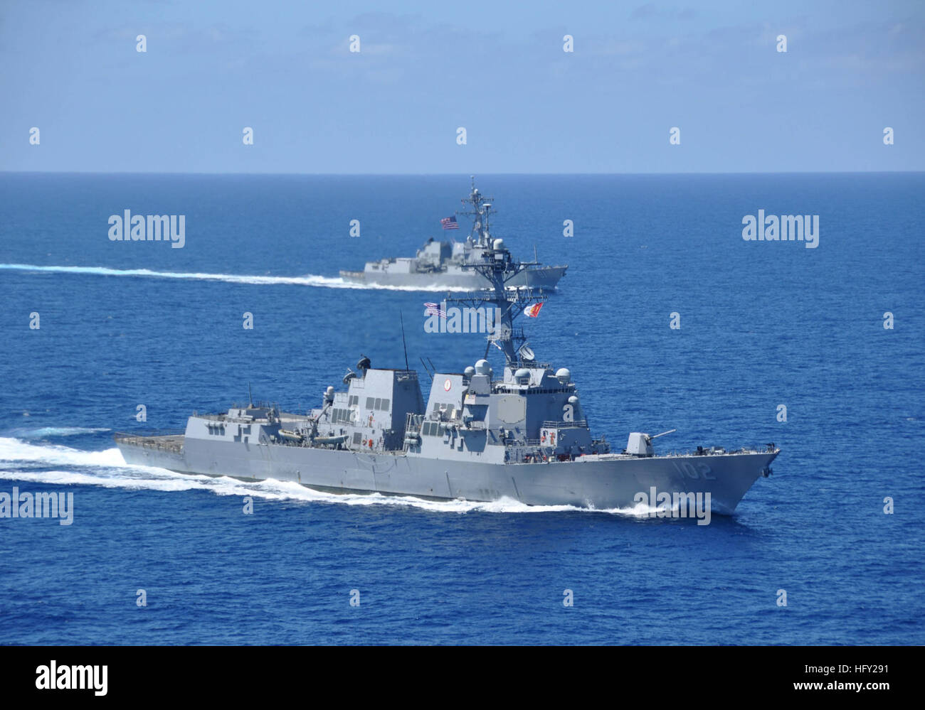 100215-N-8421M-071 SOUTH CHINA SEA (Feb. 15, 2010) The guided-missile ...