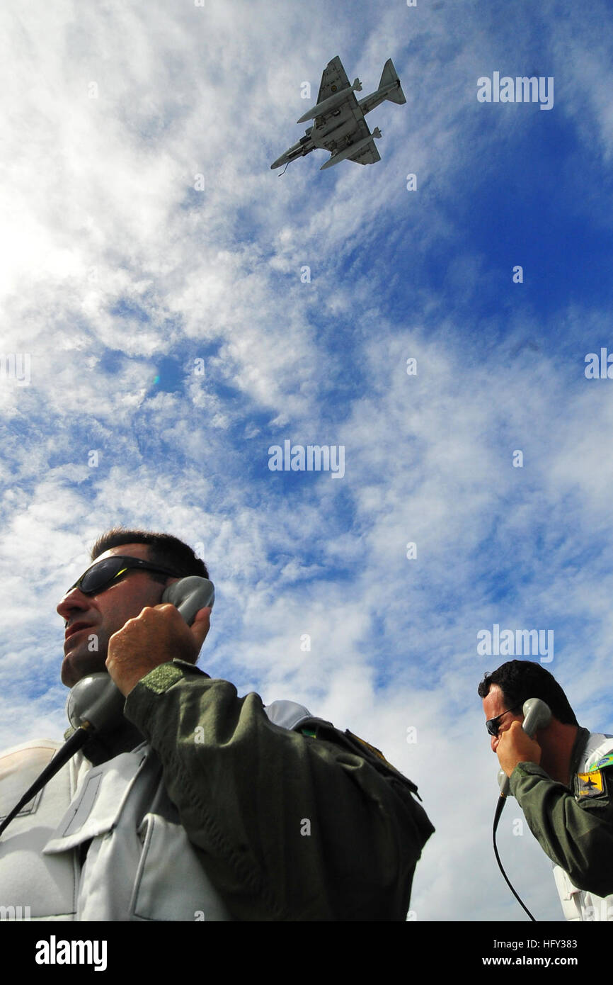 Landing signal officer platform hi-res stock photography and images - Alamy