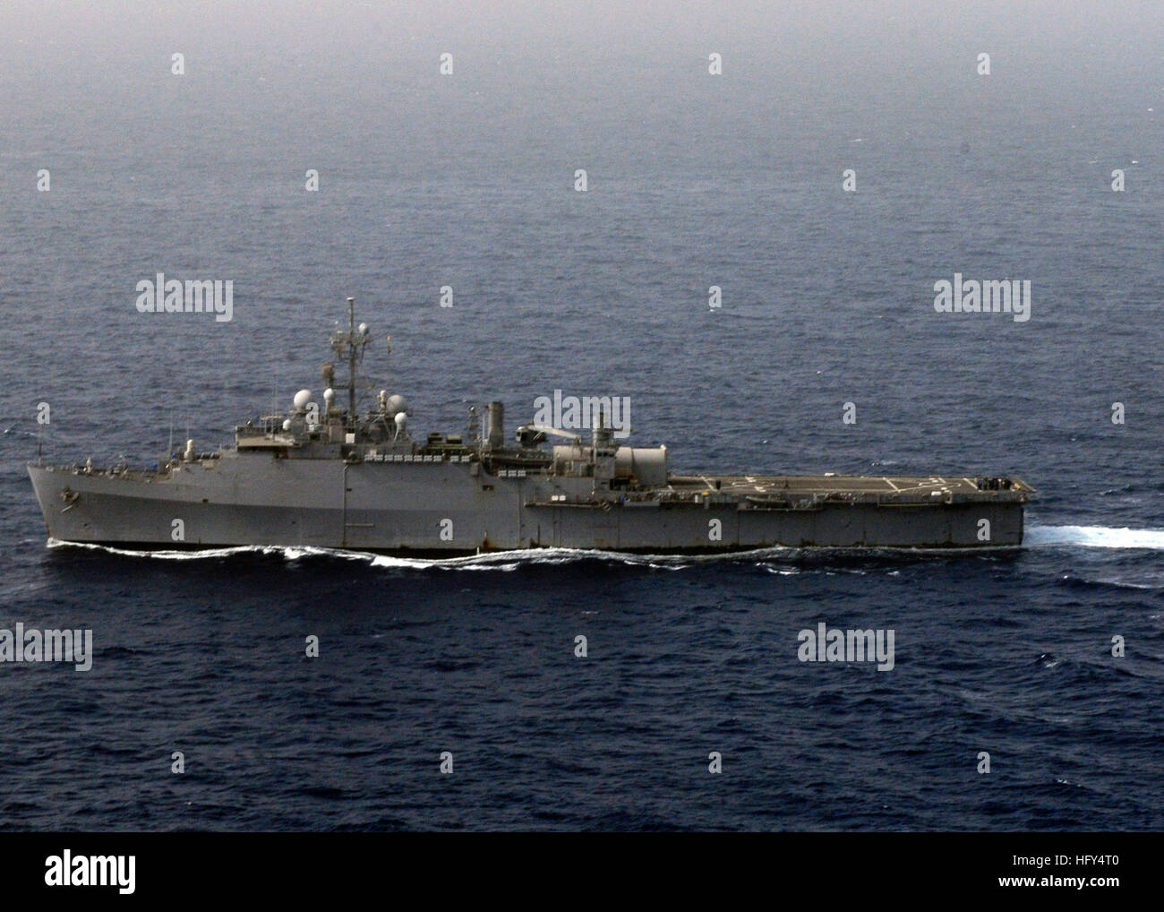 Uss ponce lpd 15 hi-res stock photography and images - Alamy