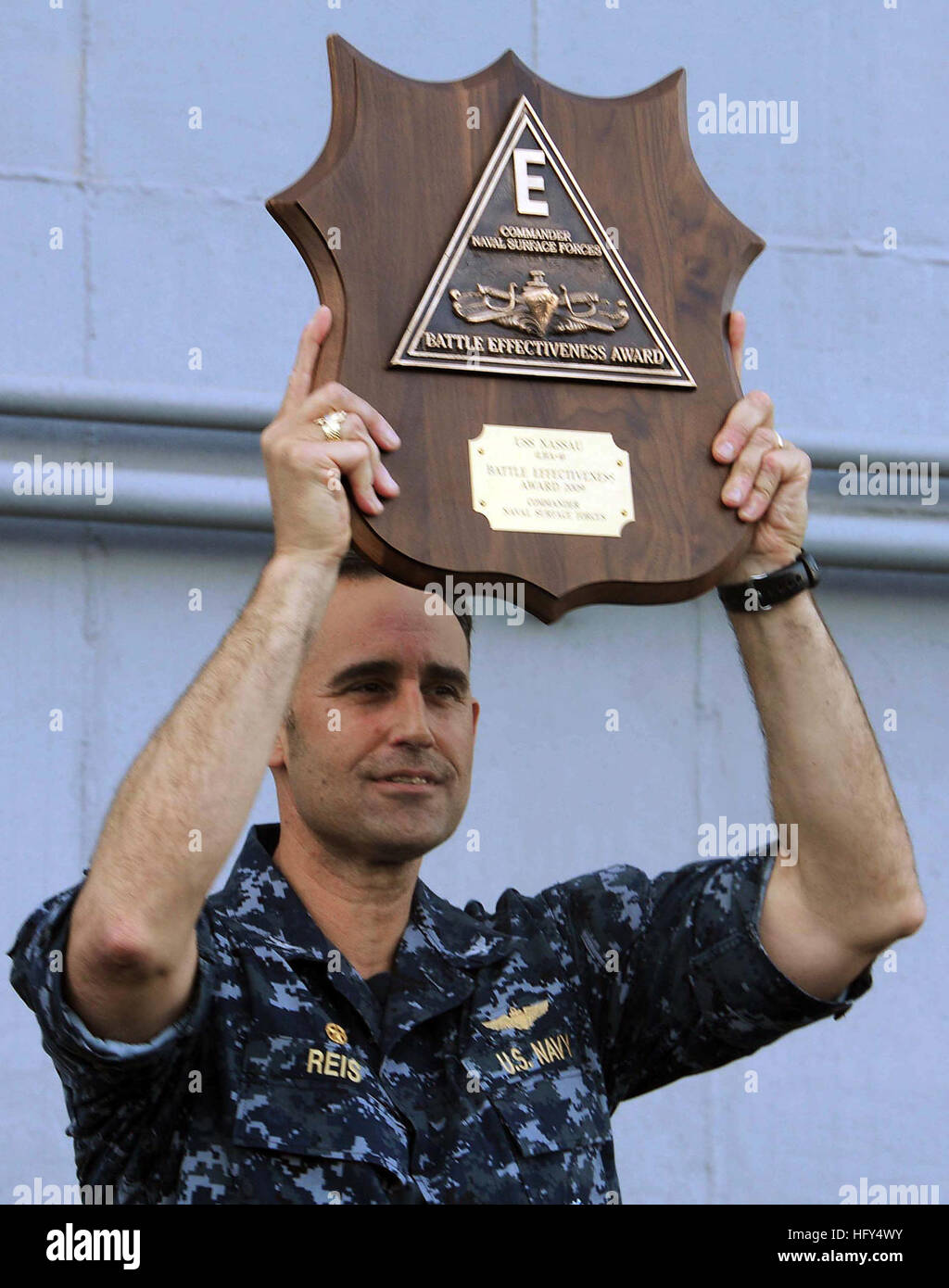 100405-N-5700G-005 U.S. 5TH FLEET AREA OF RESPONSIBILITY (April 5, 2010 ...