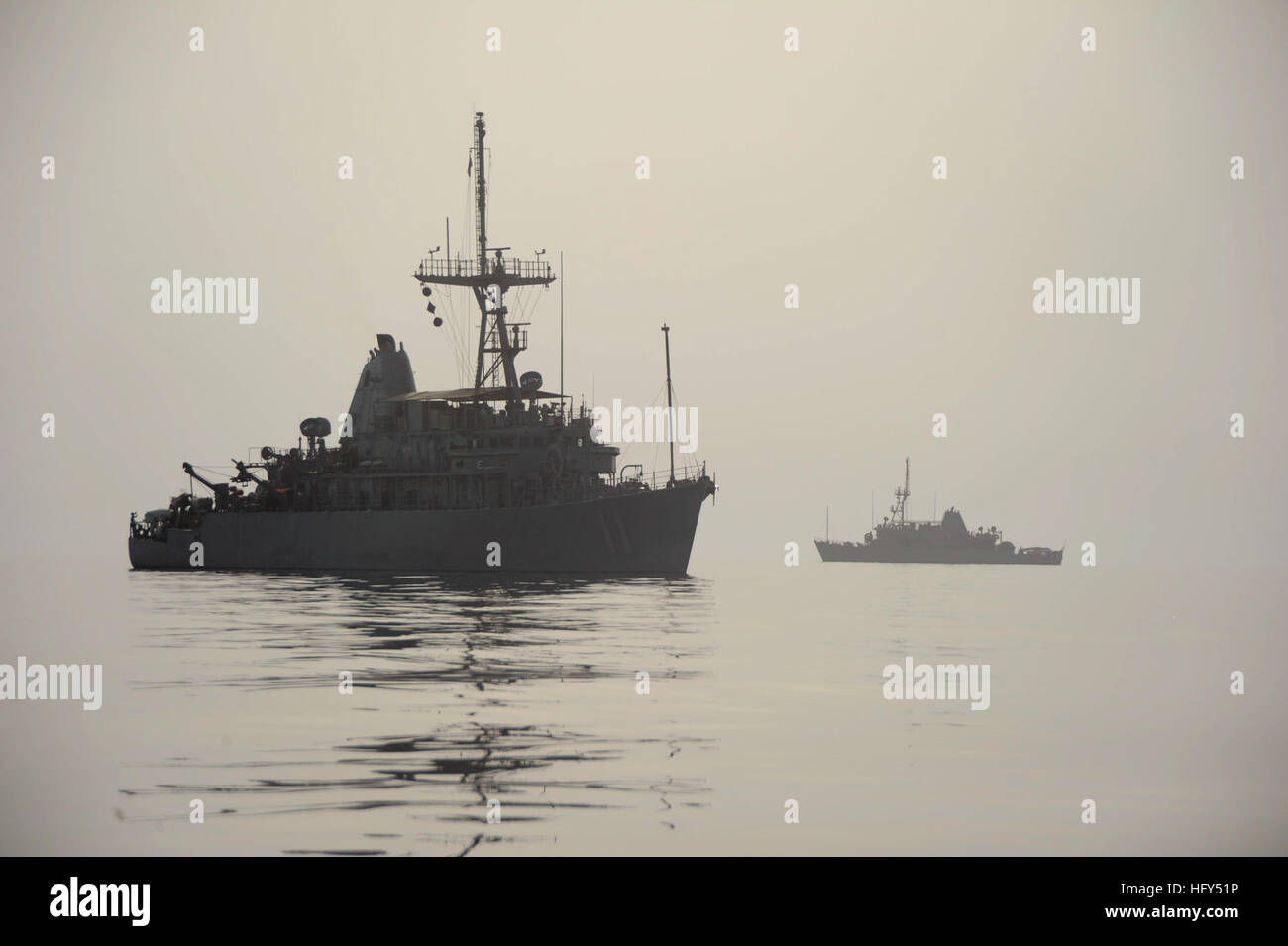 Mine warfare crew swerve hi-res stock photography and images - Alamy