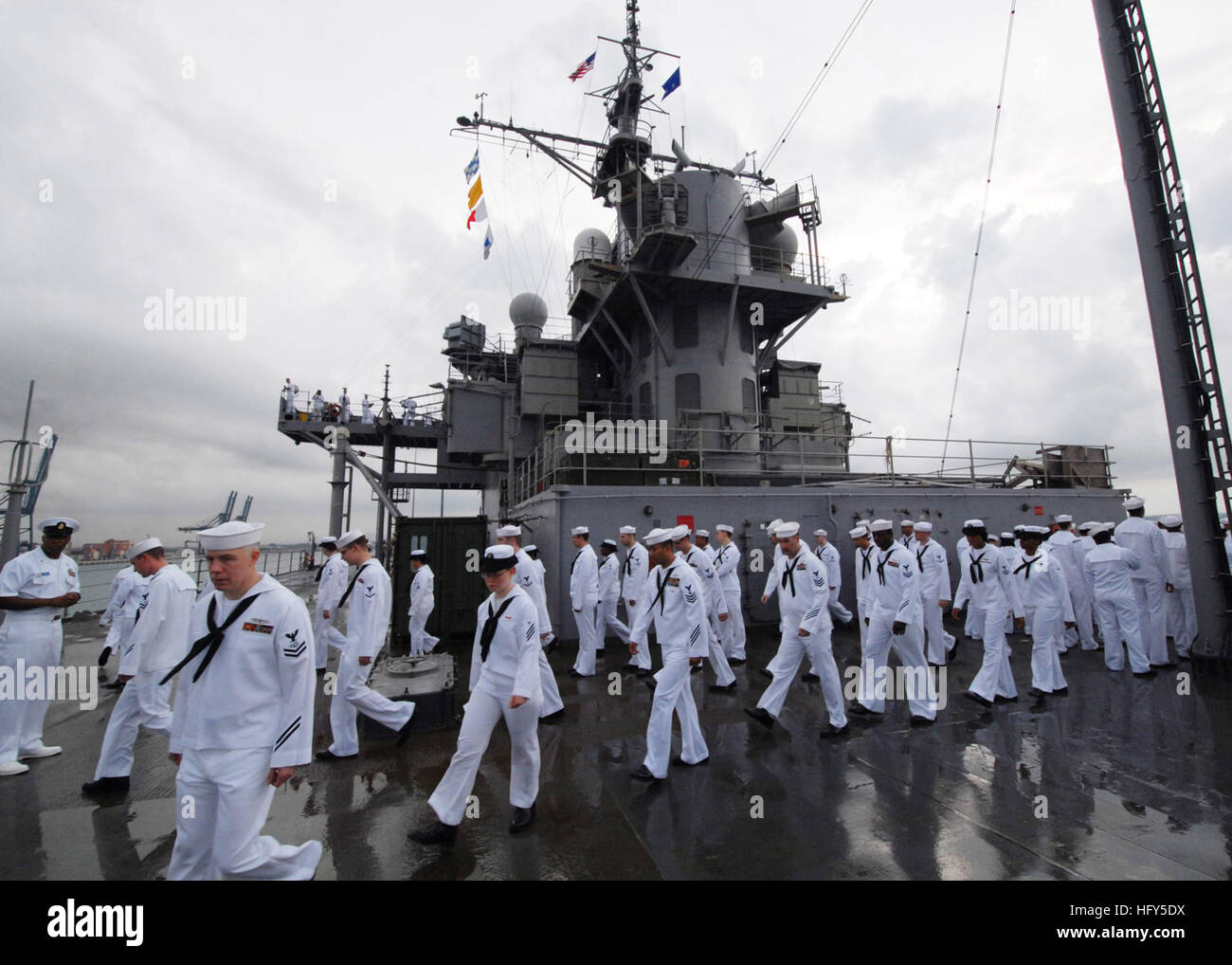 Navy dress whites ship hi-res stock photography and images - Alamy