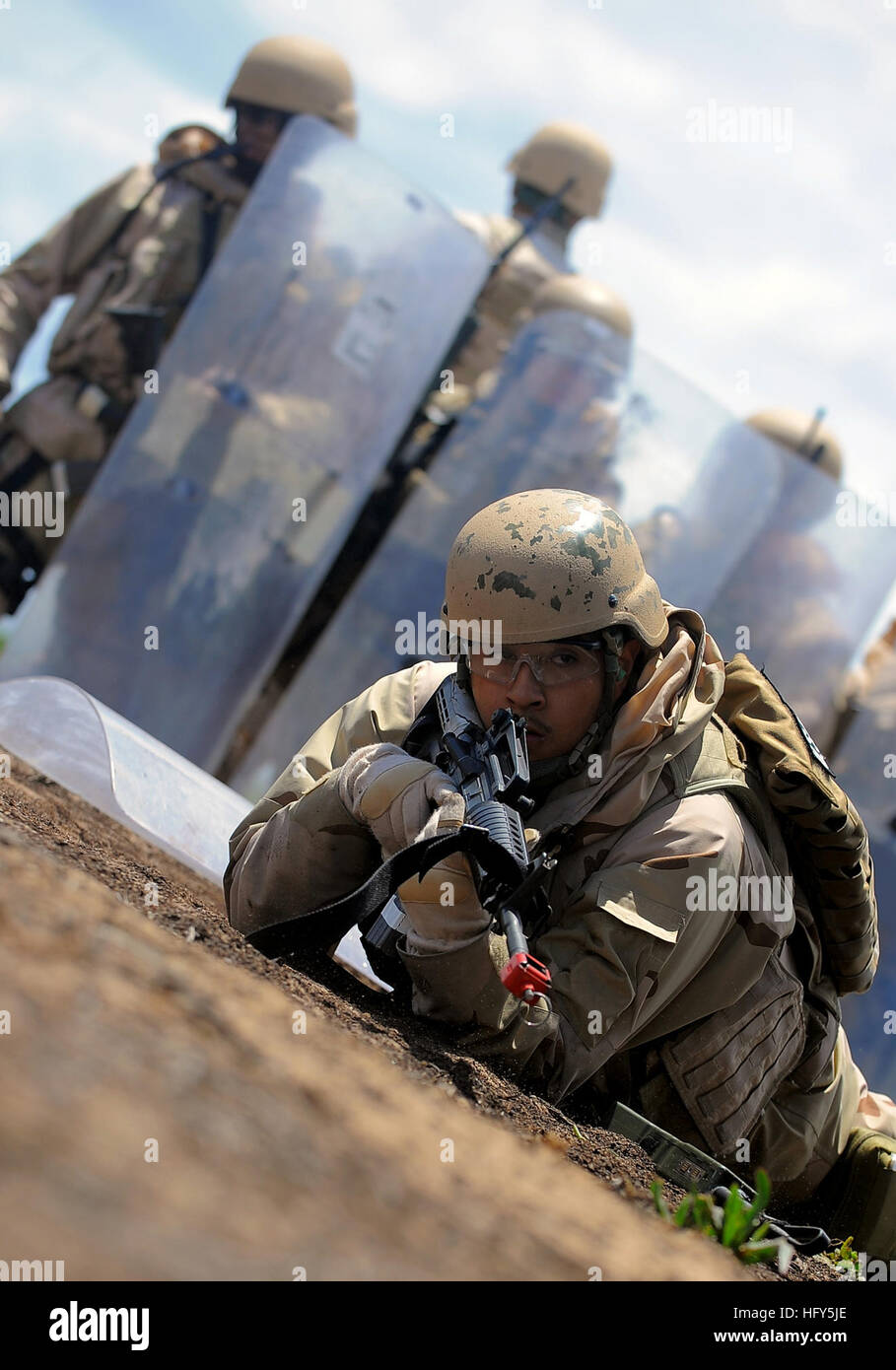 100421-N-4965F-372 SAN DIEGO (April 21, 2010) Master-at-Arms 3rd Class ...