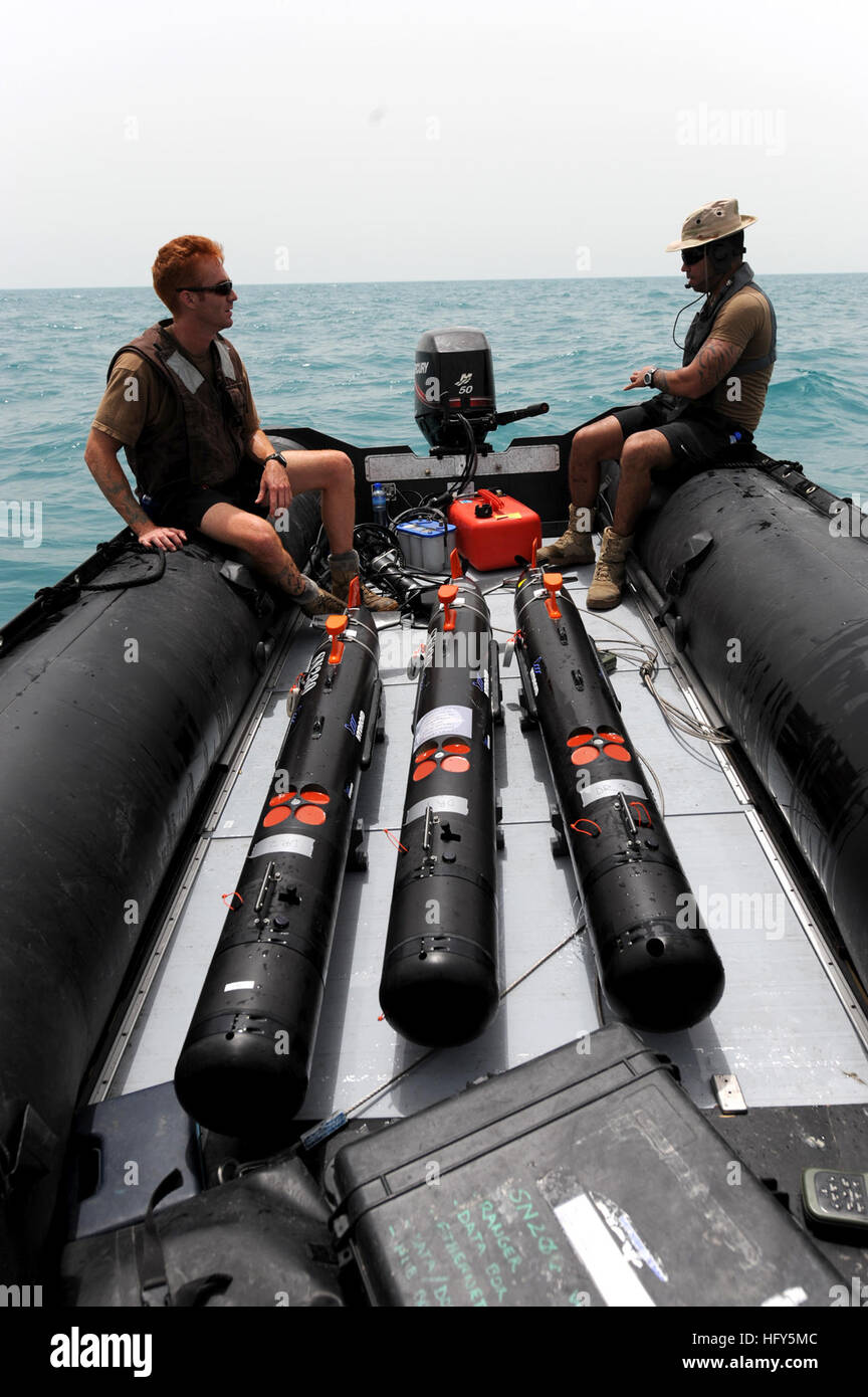 Uss dextrous mcm 13 hi-res stock photography and images - Alamy