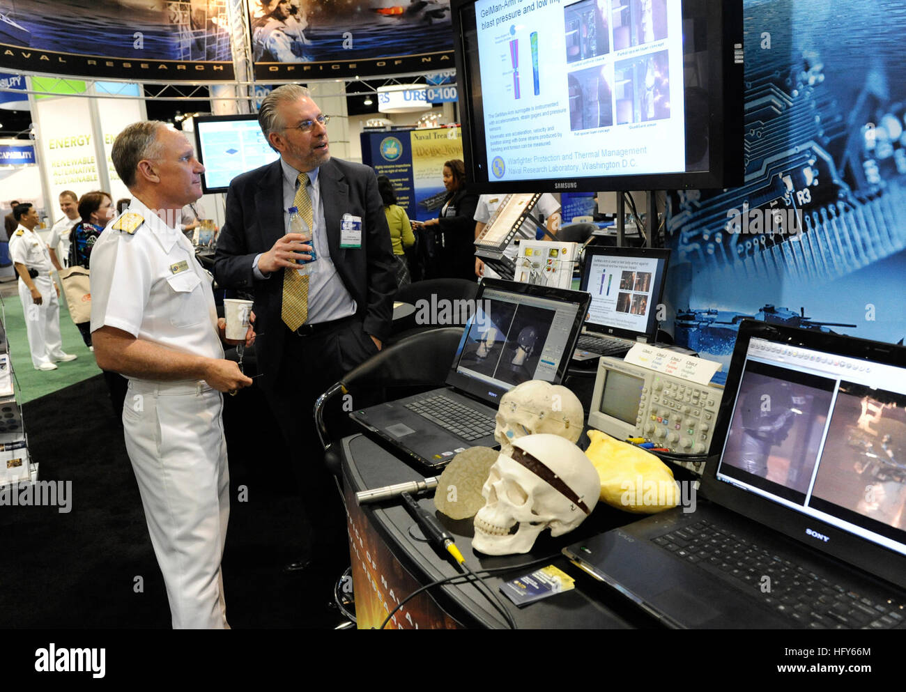 Office naval research laboratory hi-res stock photography and images ...