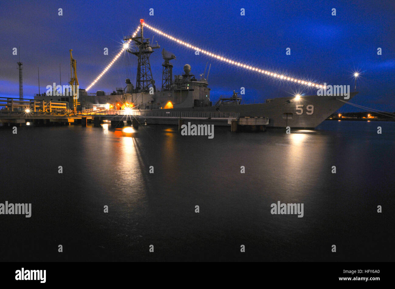 Guided missile frigate uss kauffman ffg 59 hi-res stock photography and ...