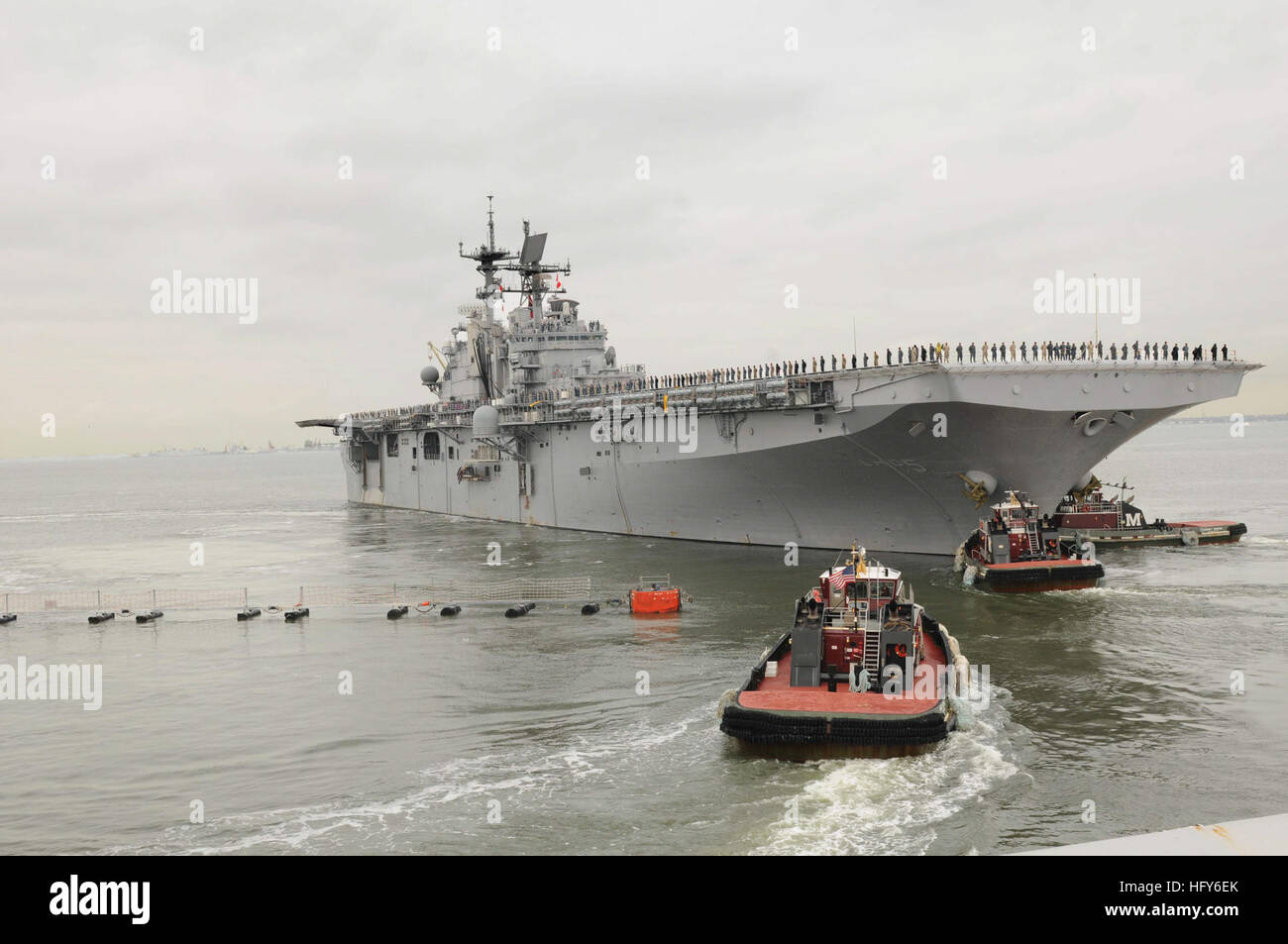 110323-N-7978T-001 NORFOLK (March 23, 2011) The amphibious assault ship ...