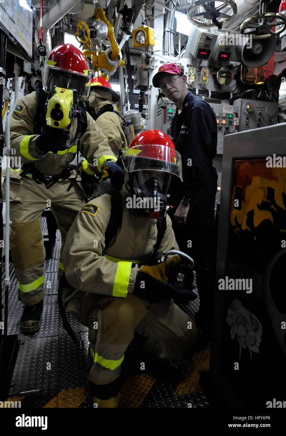 Navy firefighting thermal imager nfti High Resolution Stock Photography ...