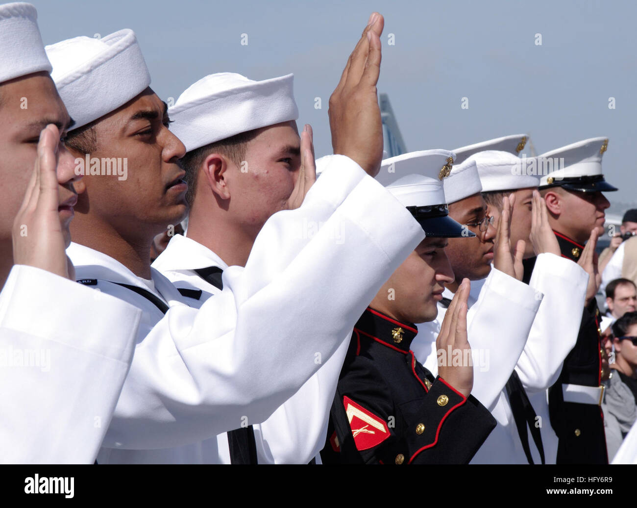 Members u s military take oath hi-res stock photography and images - Alamy