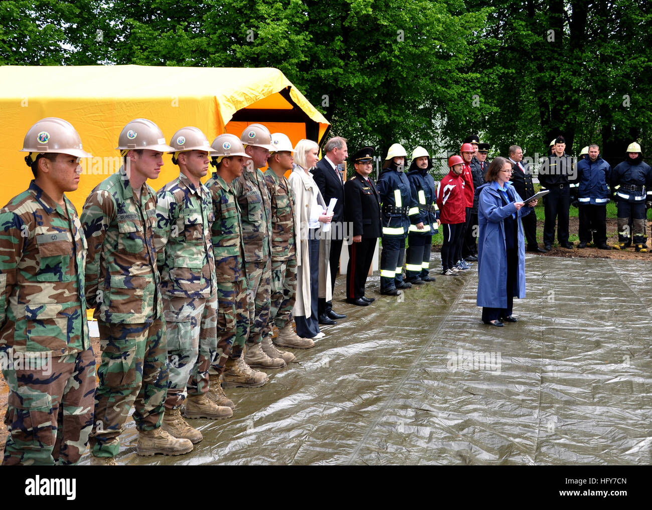 Both assigned to naval mobile construction battalion nmcb 7 hi-res ...