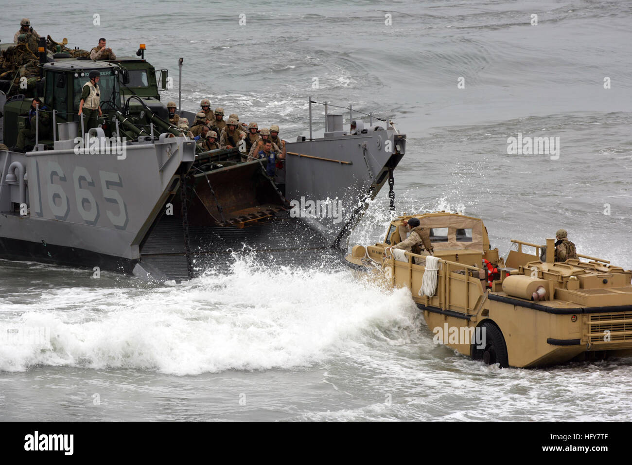 Calif landing craft utility lcu hi-res stock photography and images - Alamy