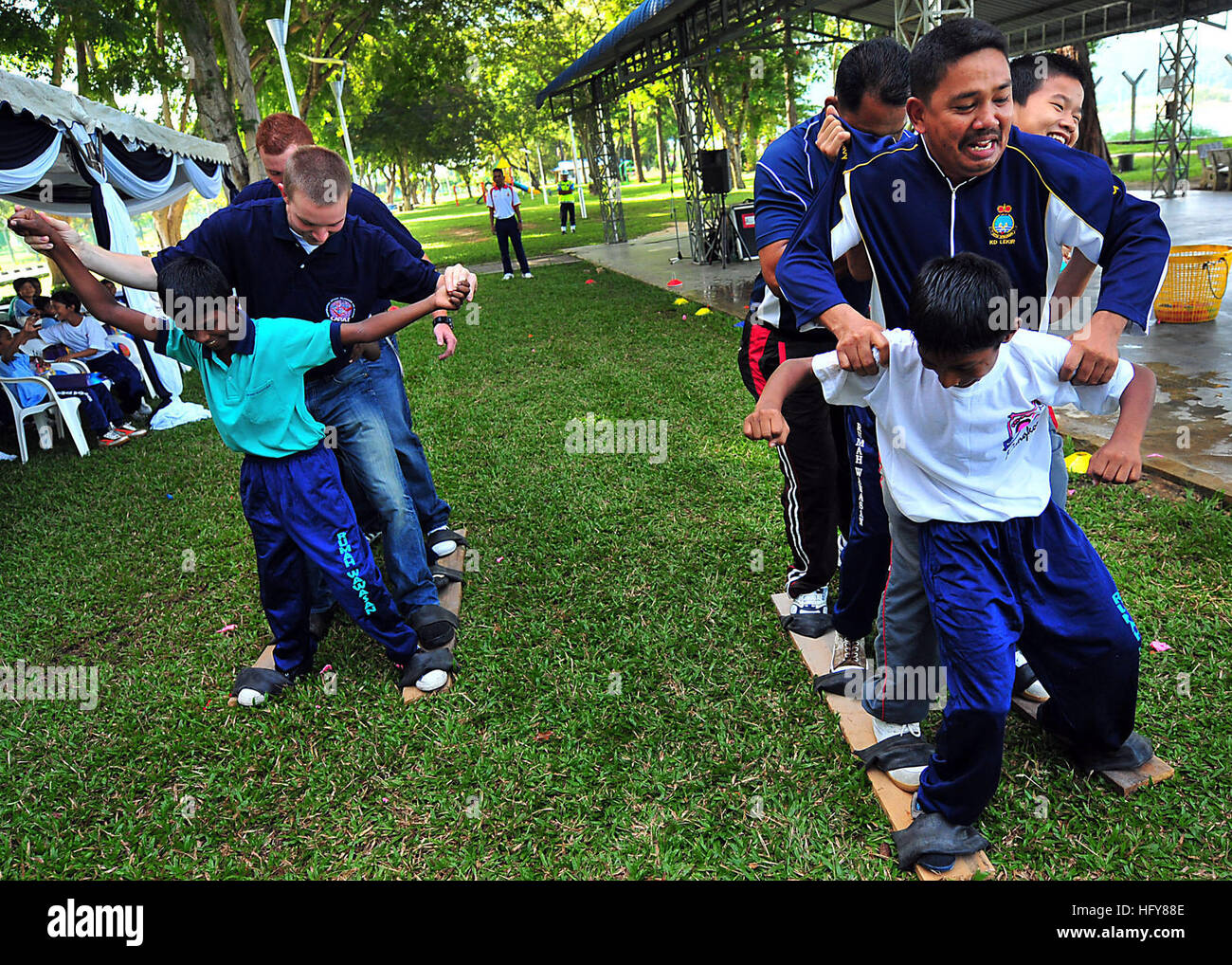 Relay race team asia hi-res stock photography and images - Alamy