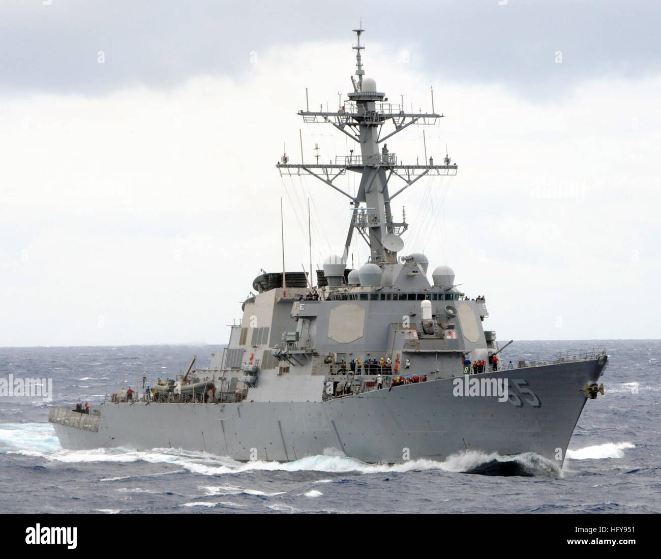 100623-N-7058E-105 PACIFIC OCEAN (June 23, 2010) The guided-missile ...