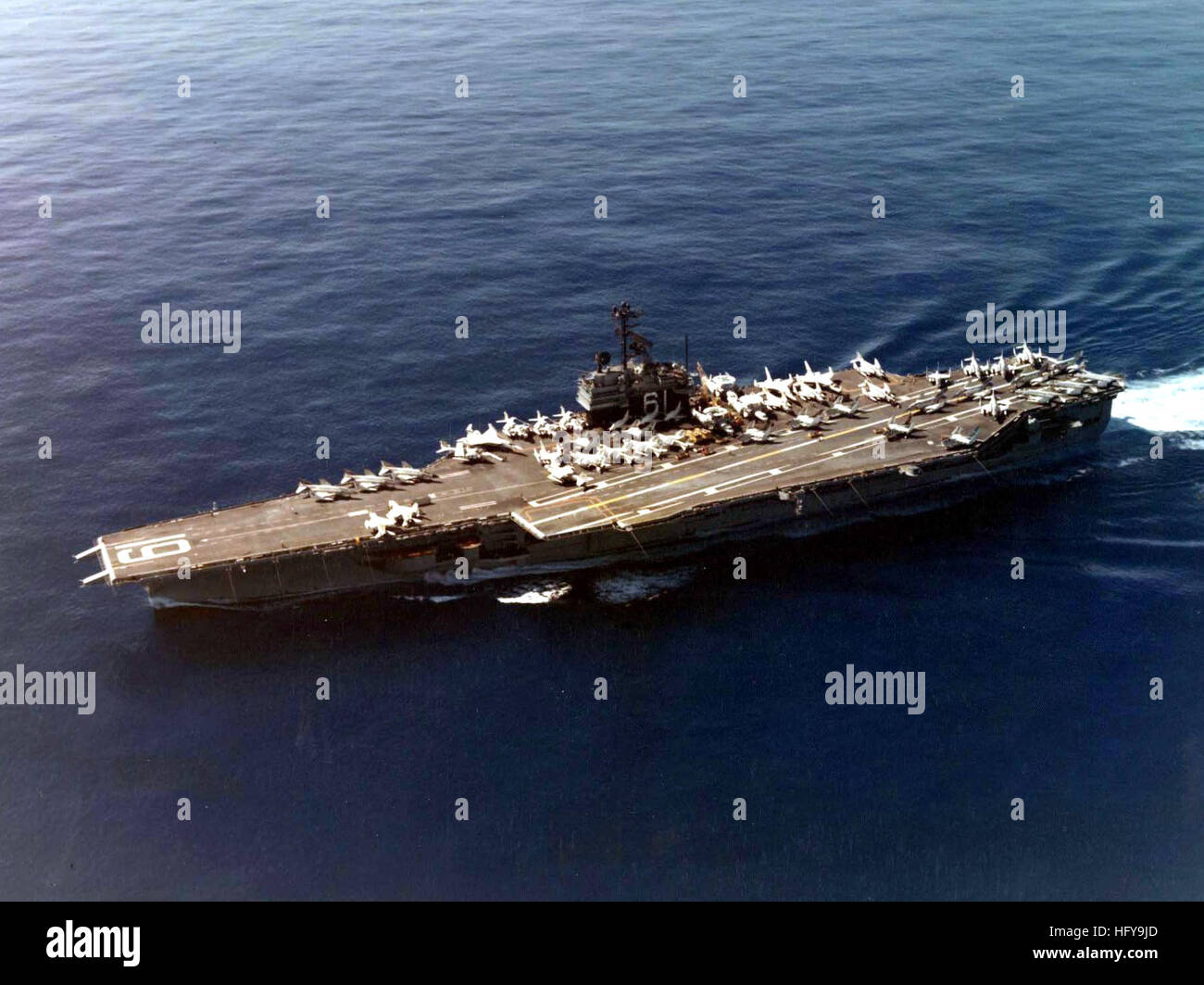 USS Ranger (CVA-61) underway in 1974 Stock Photo - Alamy