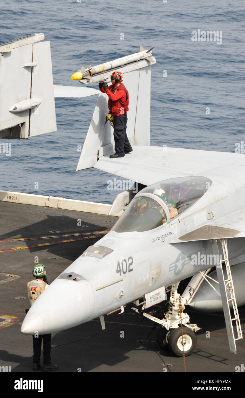 Assigned to the gunslingers of strike fighter squadron vfa 105 hi-res ...