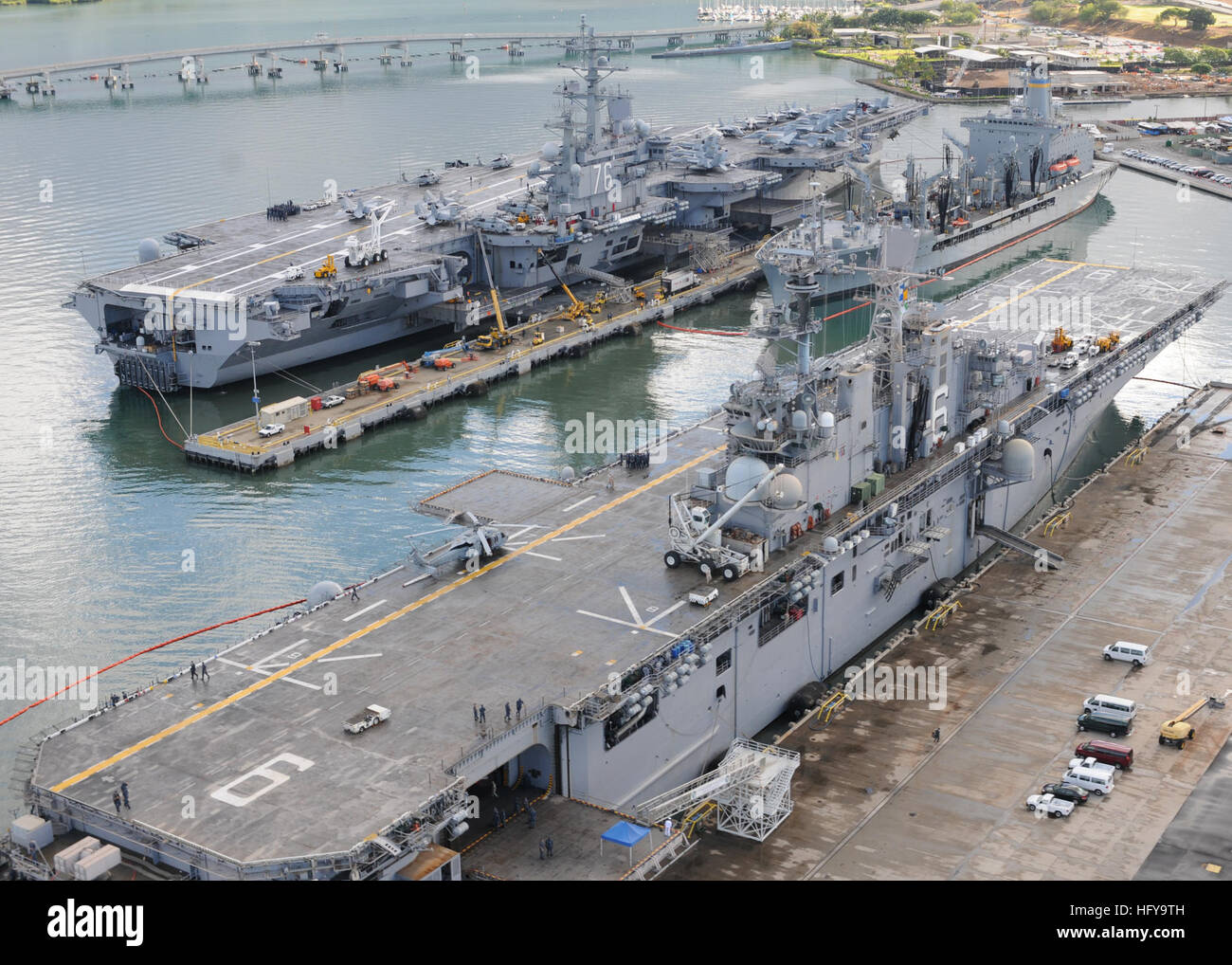 100706-N-6274T-091 PEARL HARBOR (July 6, 2010) The aircraft carrier USS ...