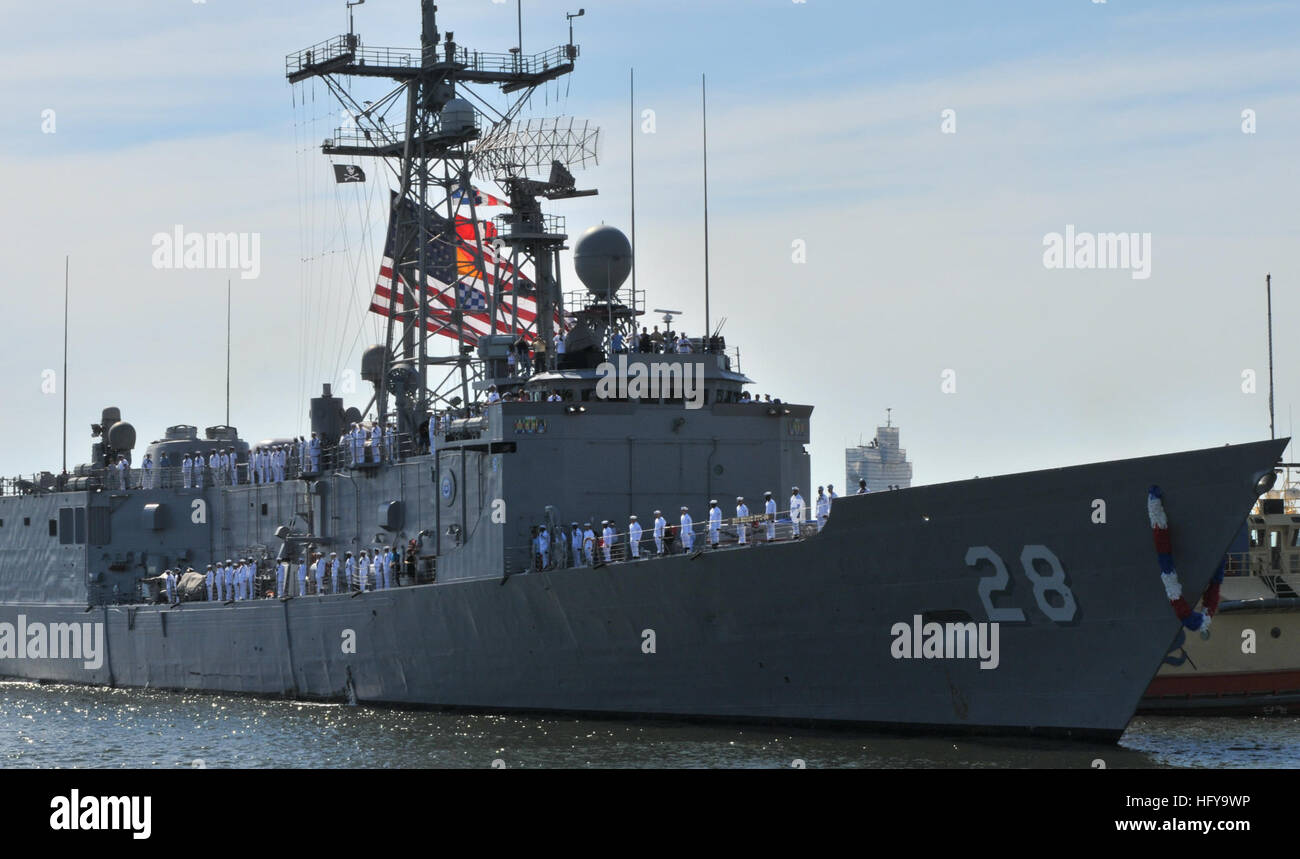 100707-N-5516S-003 MAYPORT, Fla. (July 7, 2010) The guided-missile ...