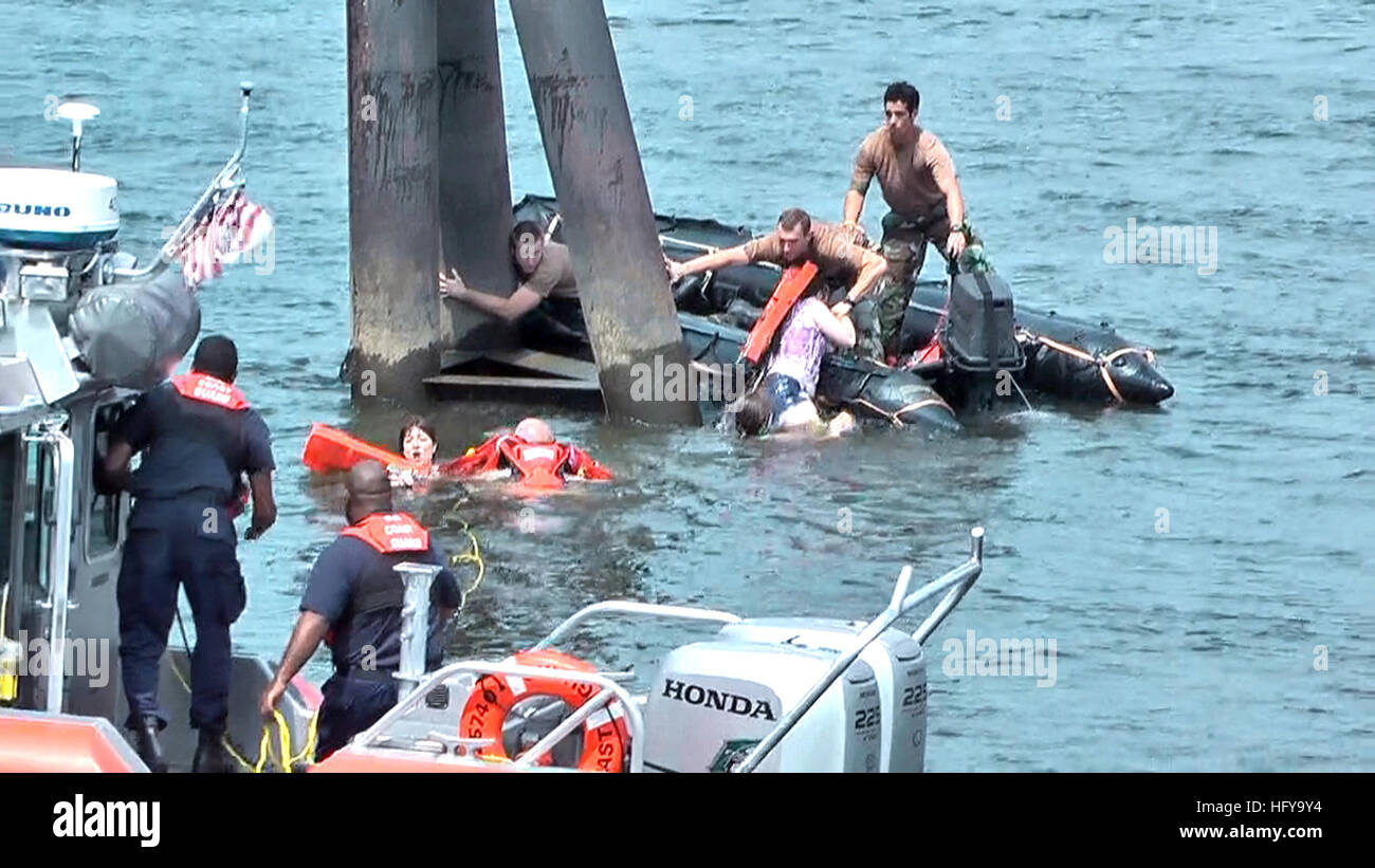 Special boat team 20 hi-res stock photography and images - Alamy