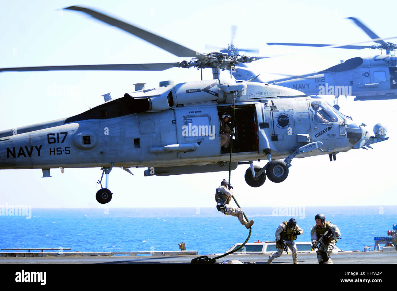 U s navy released fast rope hi-res stock photography and images - Alamy