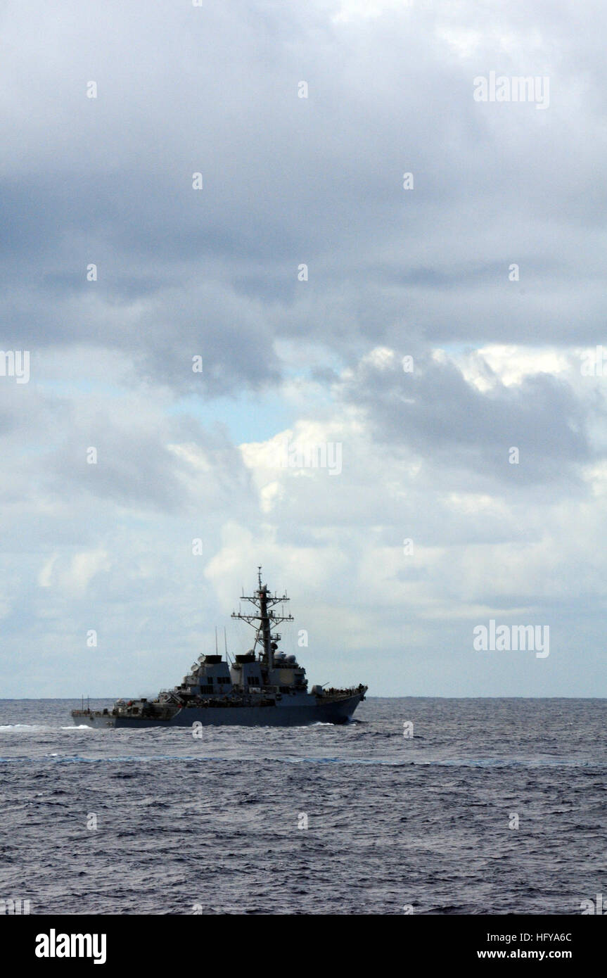 Arleigh burke class guided missile destroyer uss hopper ddg 70 hi-res ...