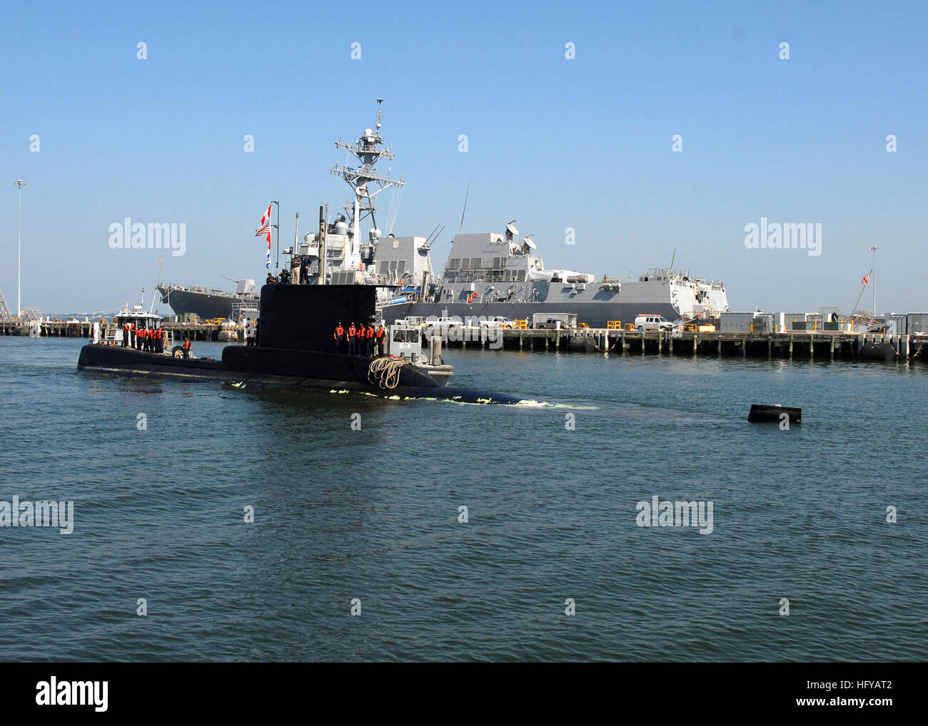 100722-N-7705S-027 NORFOLK (July 22, 2010) The Peruvian navy submarine ...