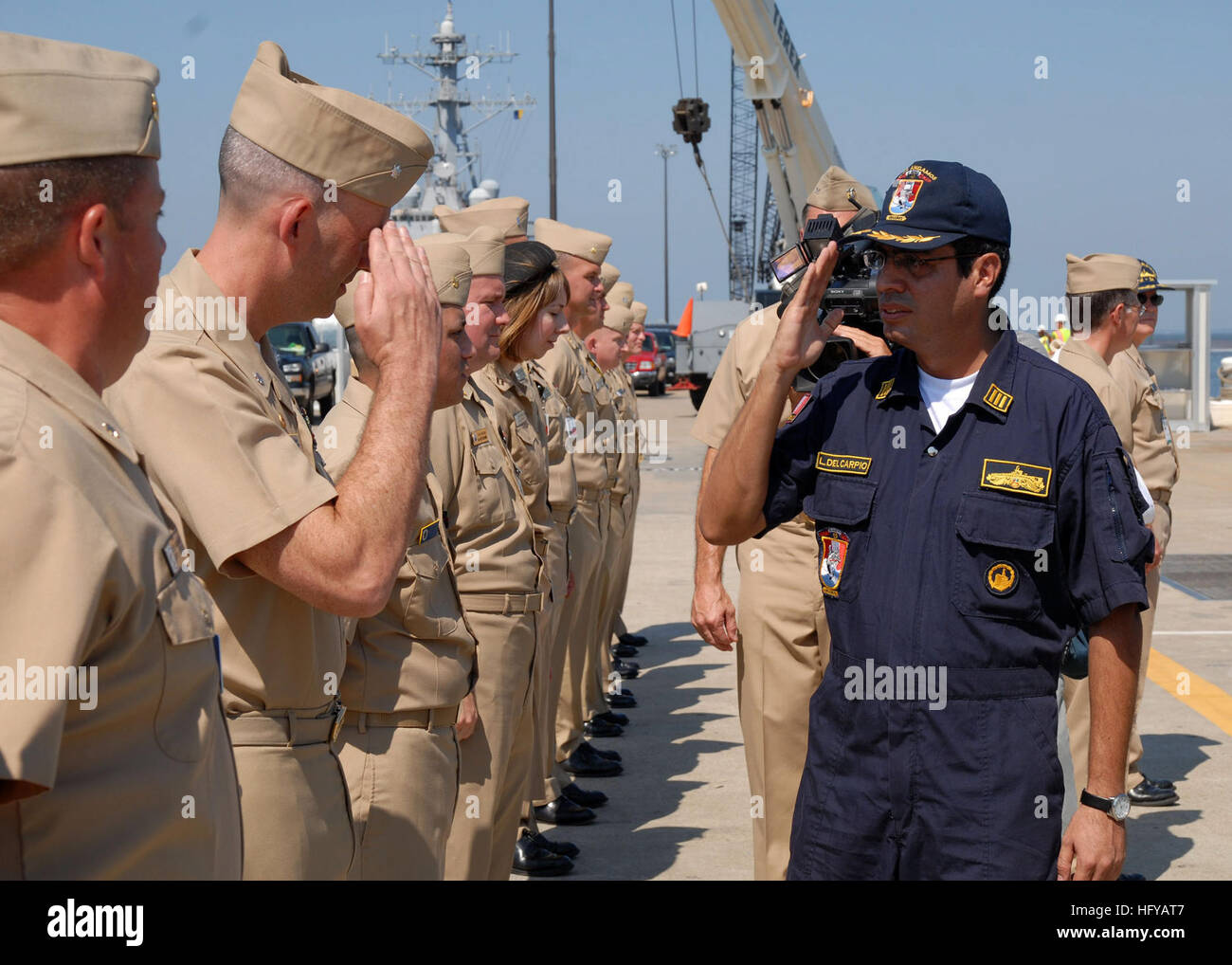 Peruvian navy commanding officer hi-res stock photography and images ...