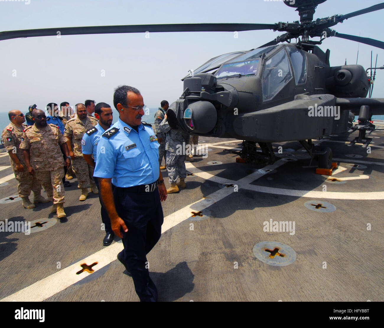Kuwaiti army hi-res stock photography and images - Alamy