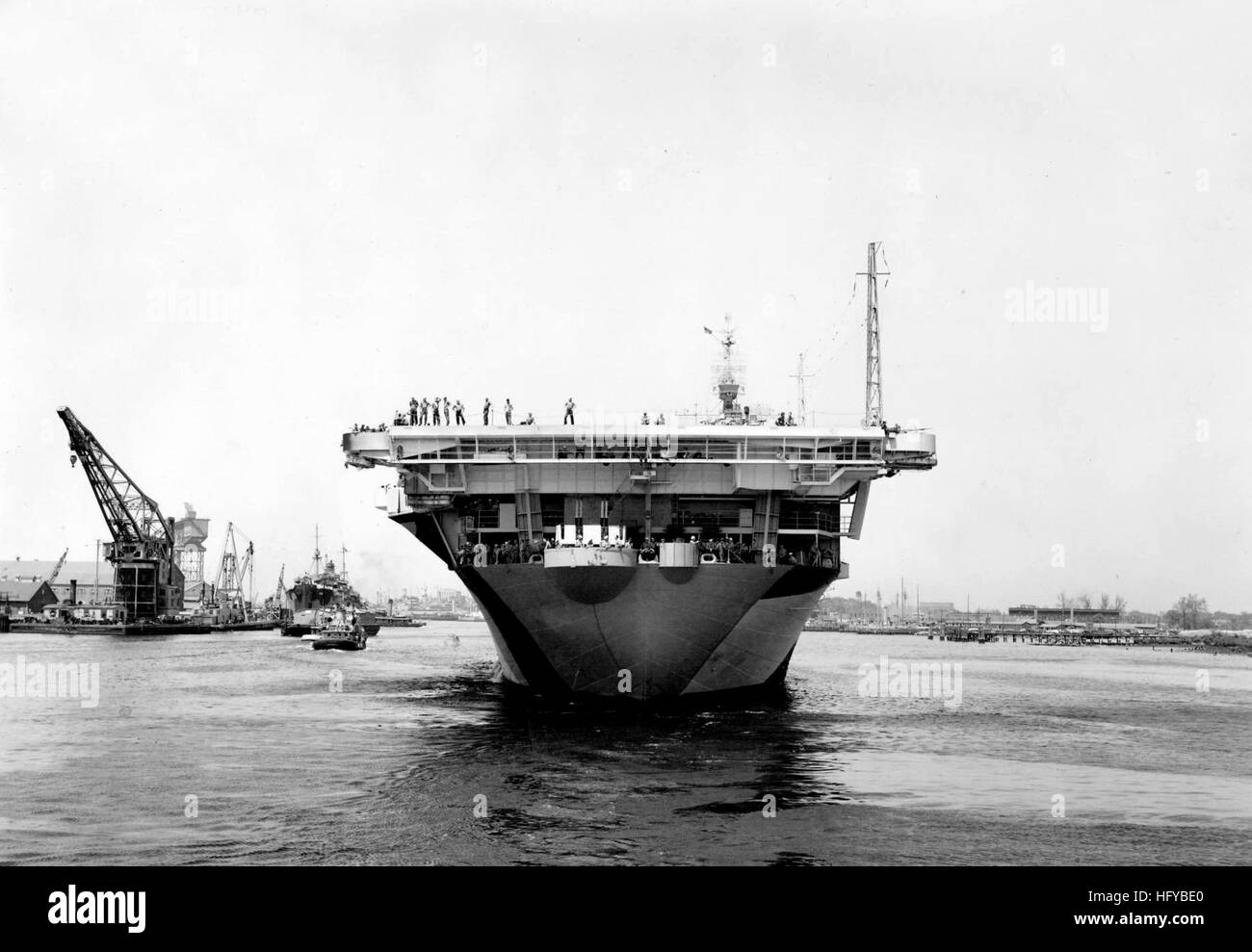 USS Franklin (CV-13) stern view at Norfolk 1944 Stock Photo - Alamy