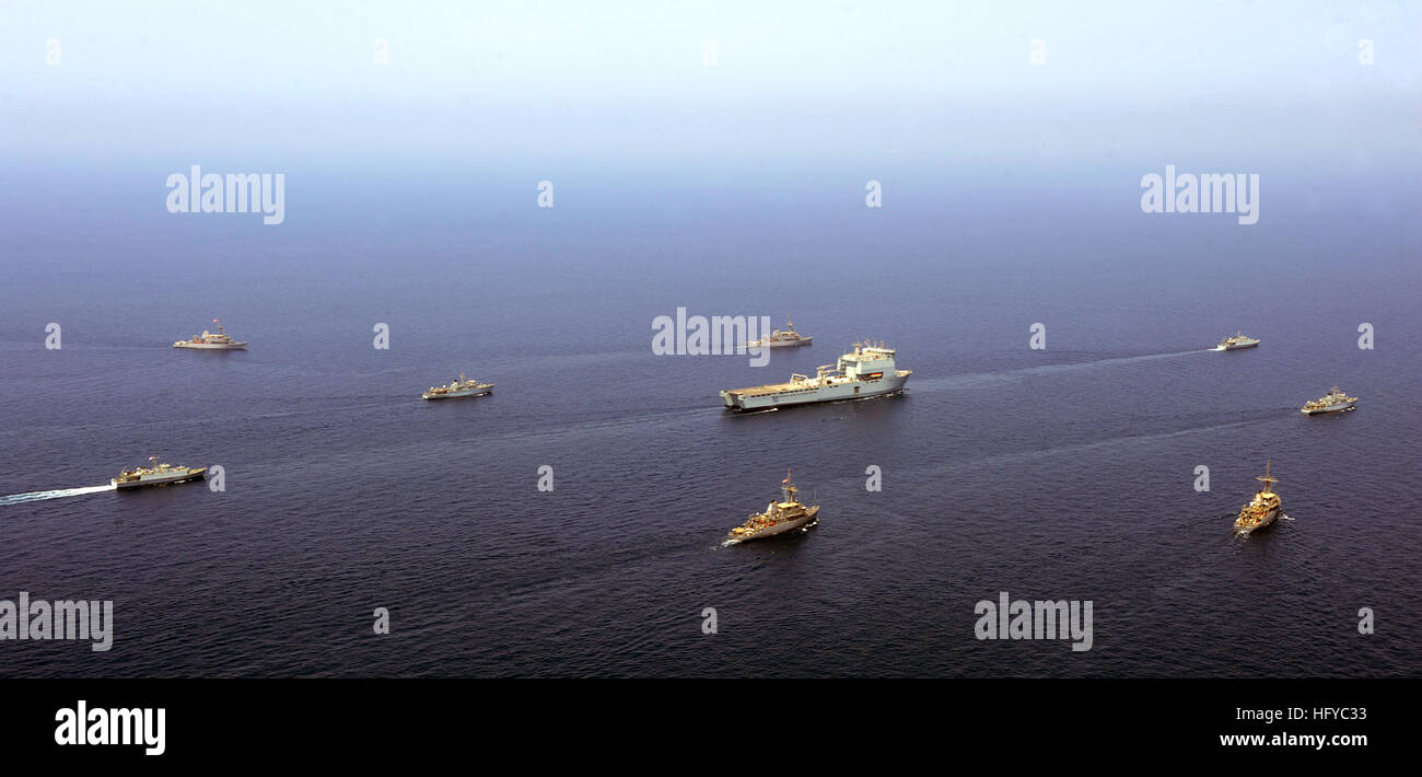 Rfa lyme bay lyme bay royal auxiliary fleet hi-res stock photography ...