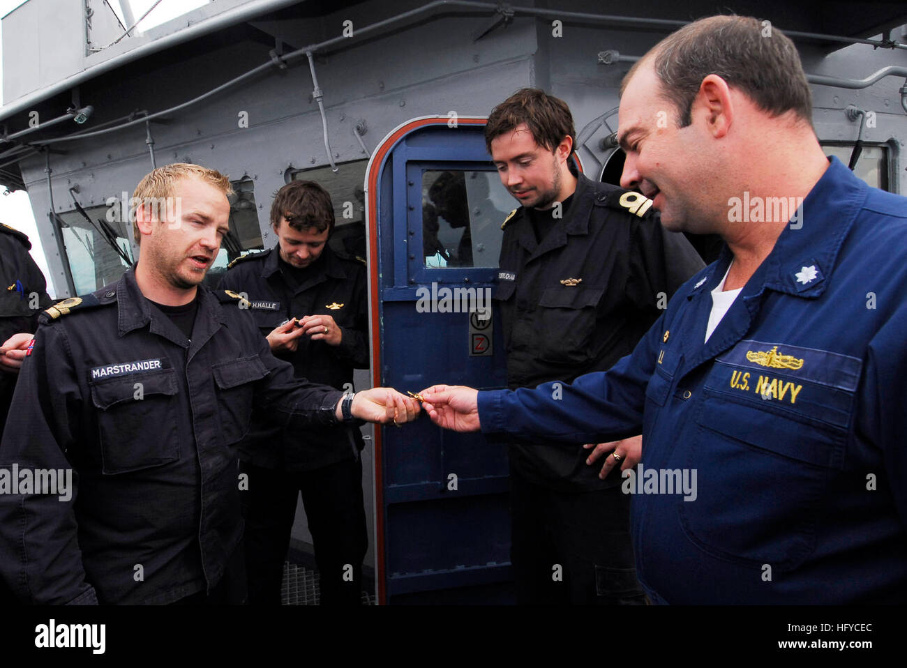 100823-N-7638K-125 NORTH SEA (Aug. 23, 2010) Cmdr. Lyle Hall, from ...
