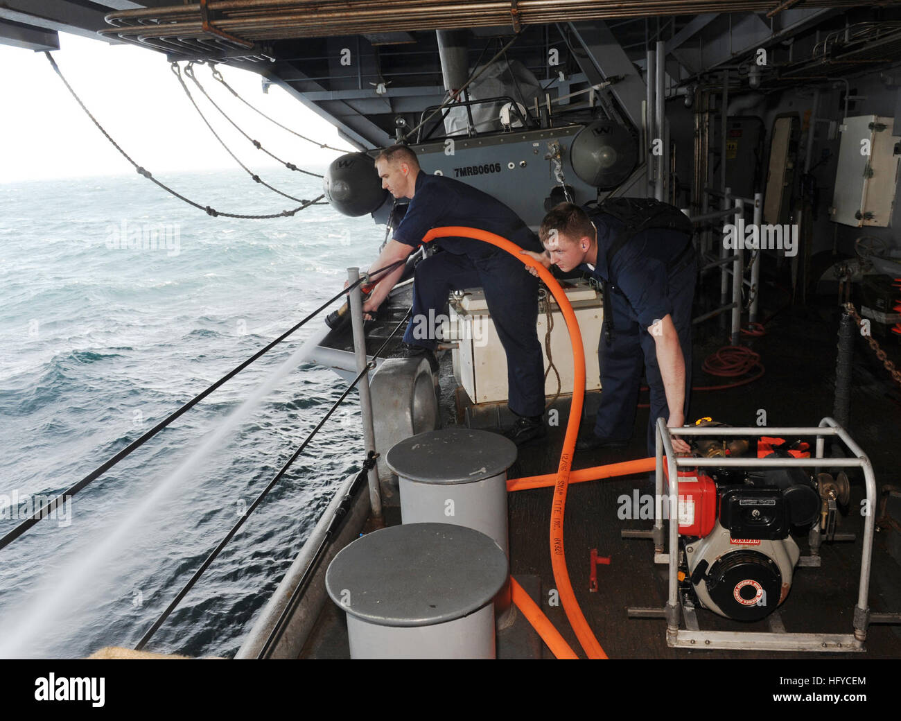 100823-N-XL102-184 USS HARRY S. TRUMAN, Arabian Sea (Aug. 23, 2010 ...
