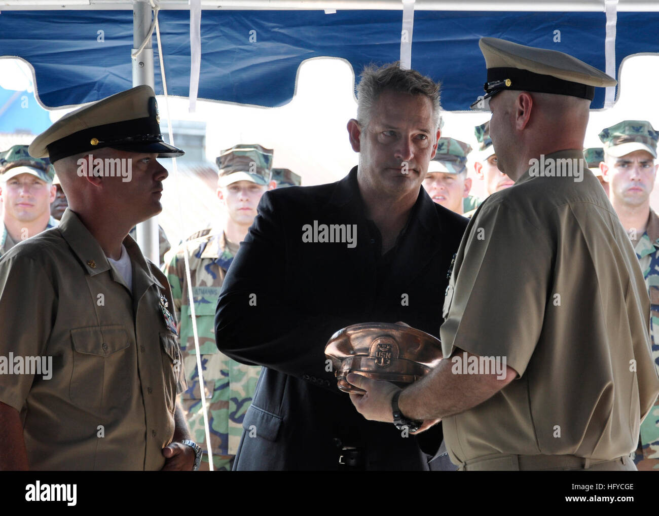 Intelligence specialist petty officer 2nd hi-res stock photography and ...