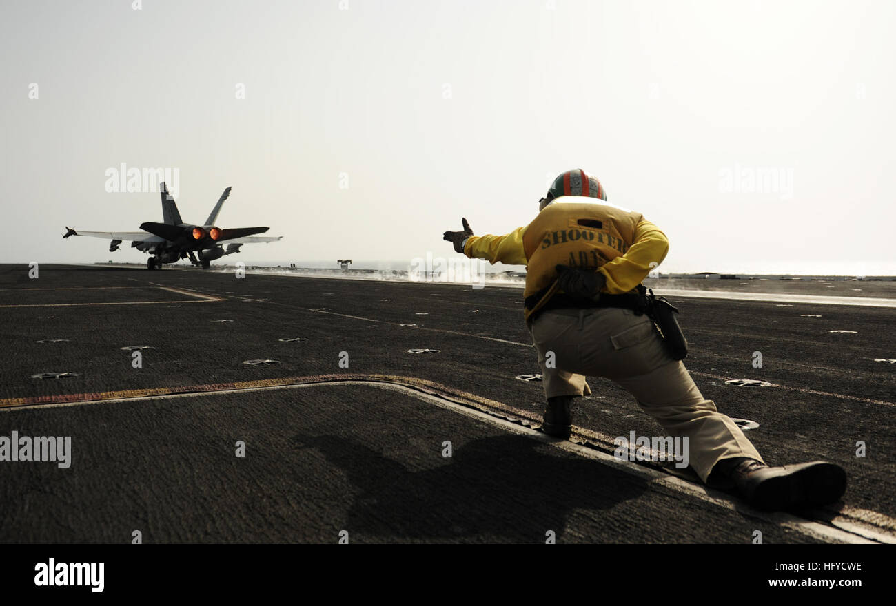Deck shooter hi-res stock photography and images - Alamy