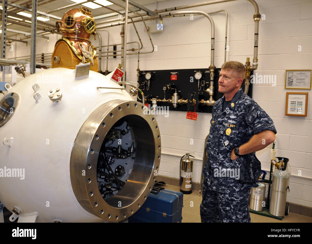 101015-N-7764M-174 GUANTANAMO BAY, Cuba (Oct. 15, 2010) Master Chief ...