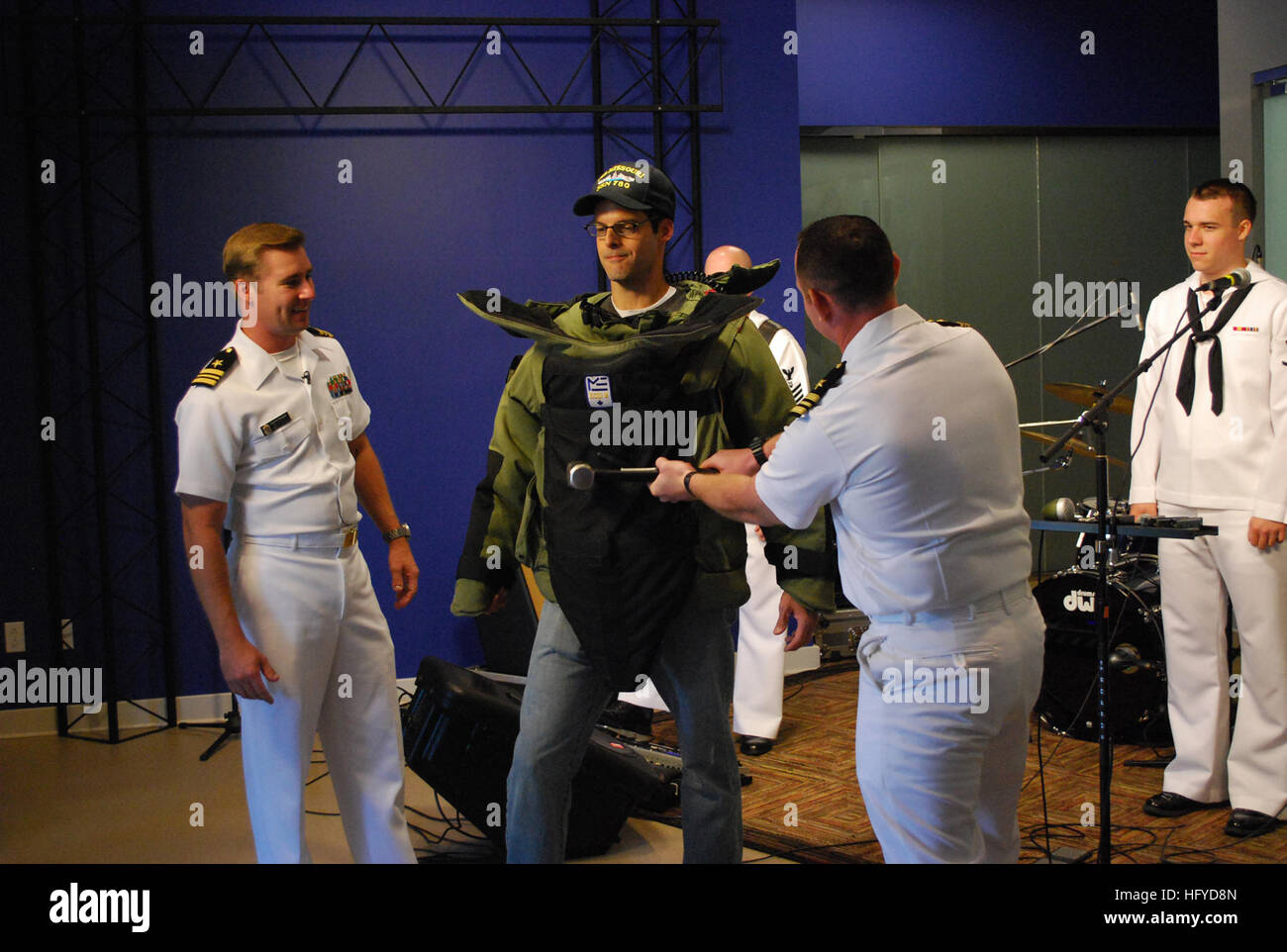 100906-N-0869H-032 ST. LOUIS (Sept. 6, 2010) KTVI Fox-2 television ...