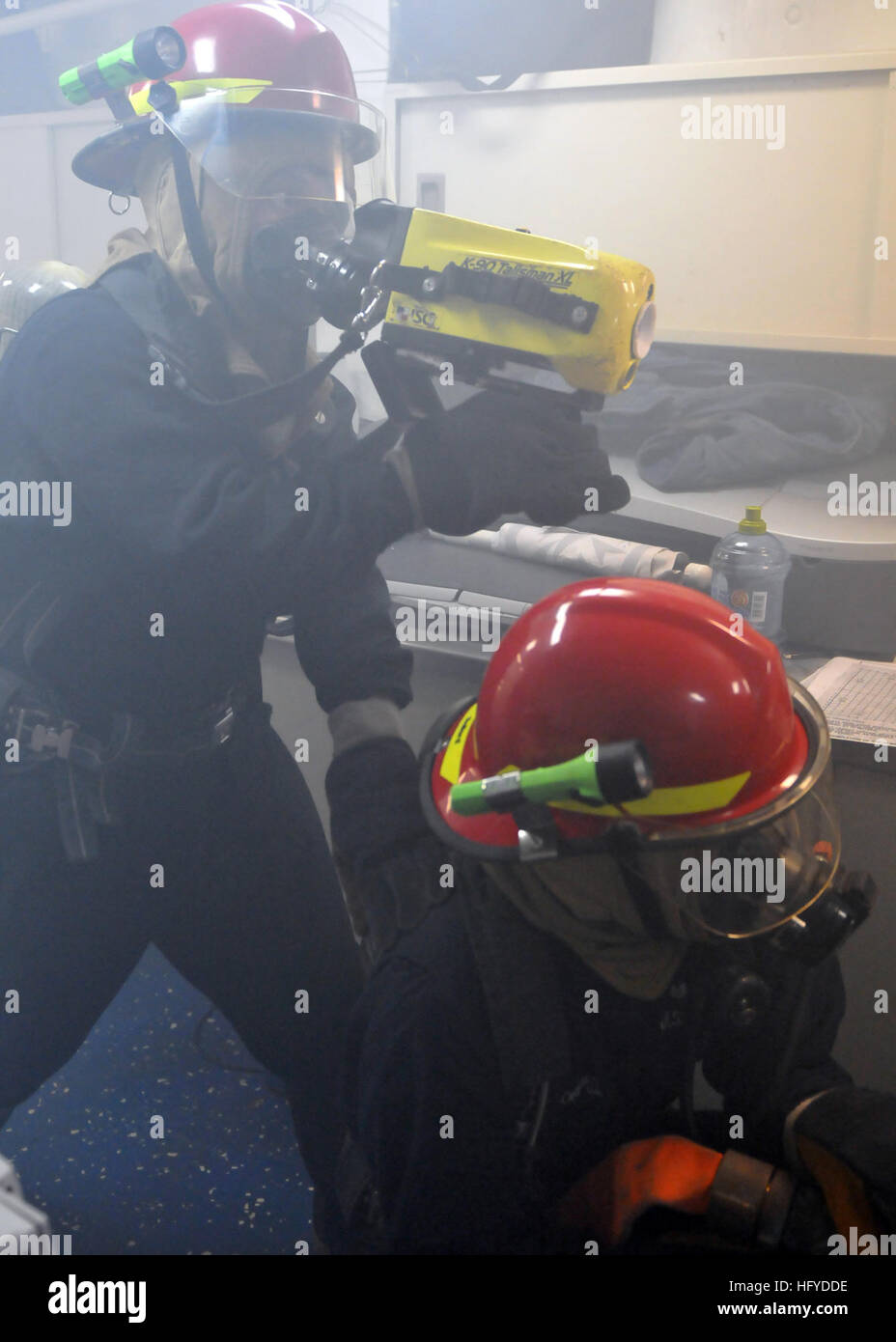 Naval firefighting thermal imager nfti hi-res stock photography and ...