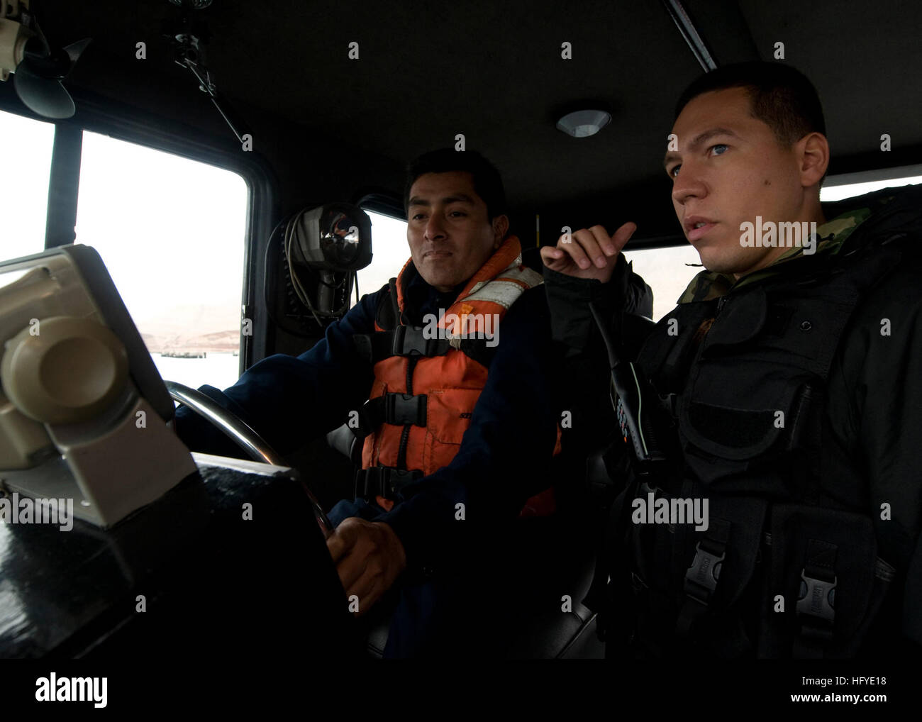 Navy coxswain training hi-res stock photography and images - Alamy