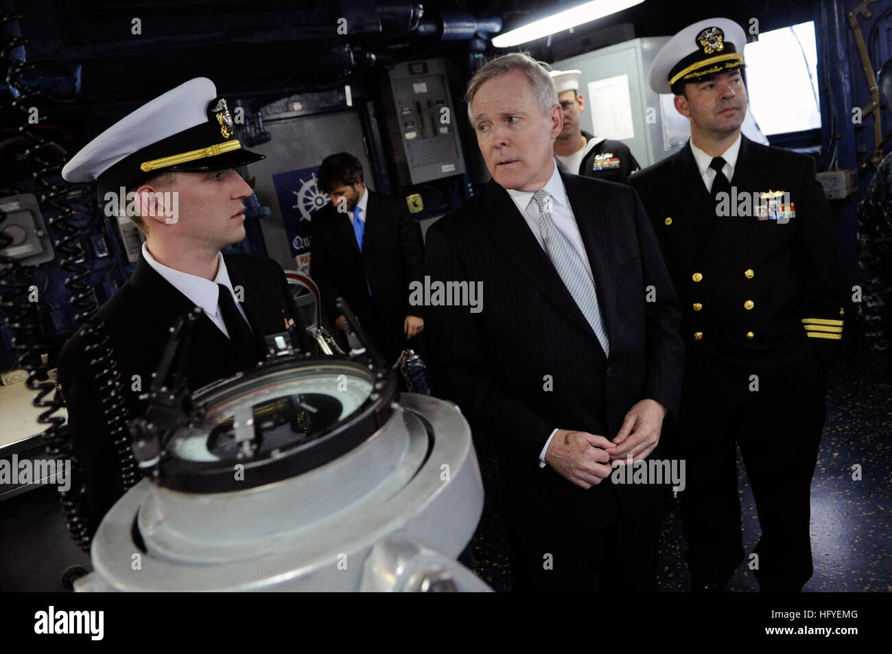 Uss taylor ffg 50 hi-res stock photography and images - Alamy