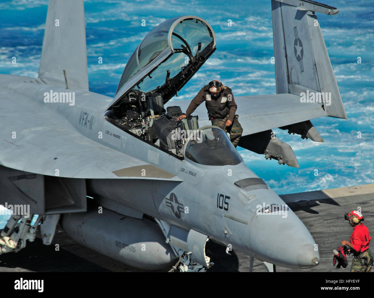 Uss enterprise strike group hi-res stock photography and images - Alamy