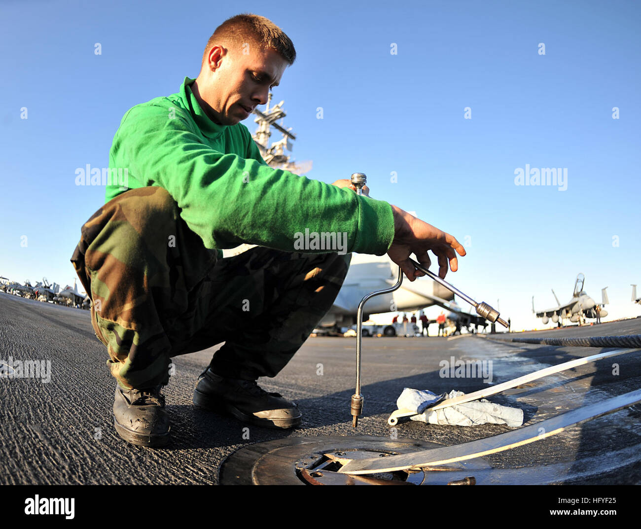 Uss enterprise cvn 65 atlantic ocean hi-res stock photography and ...