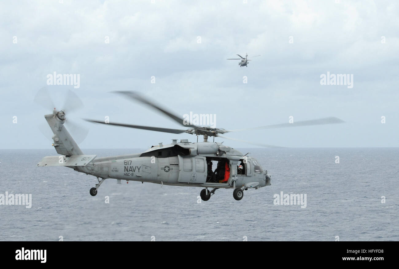 101025-N-8560K-022 ATLANTIC OCEAN (Oct. 25, 2010) MH-60S Sea Hawk ...