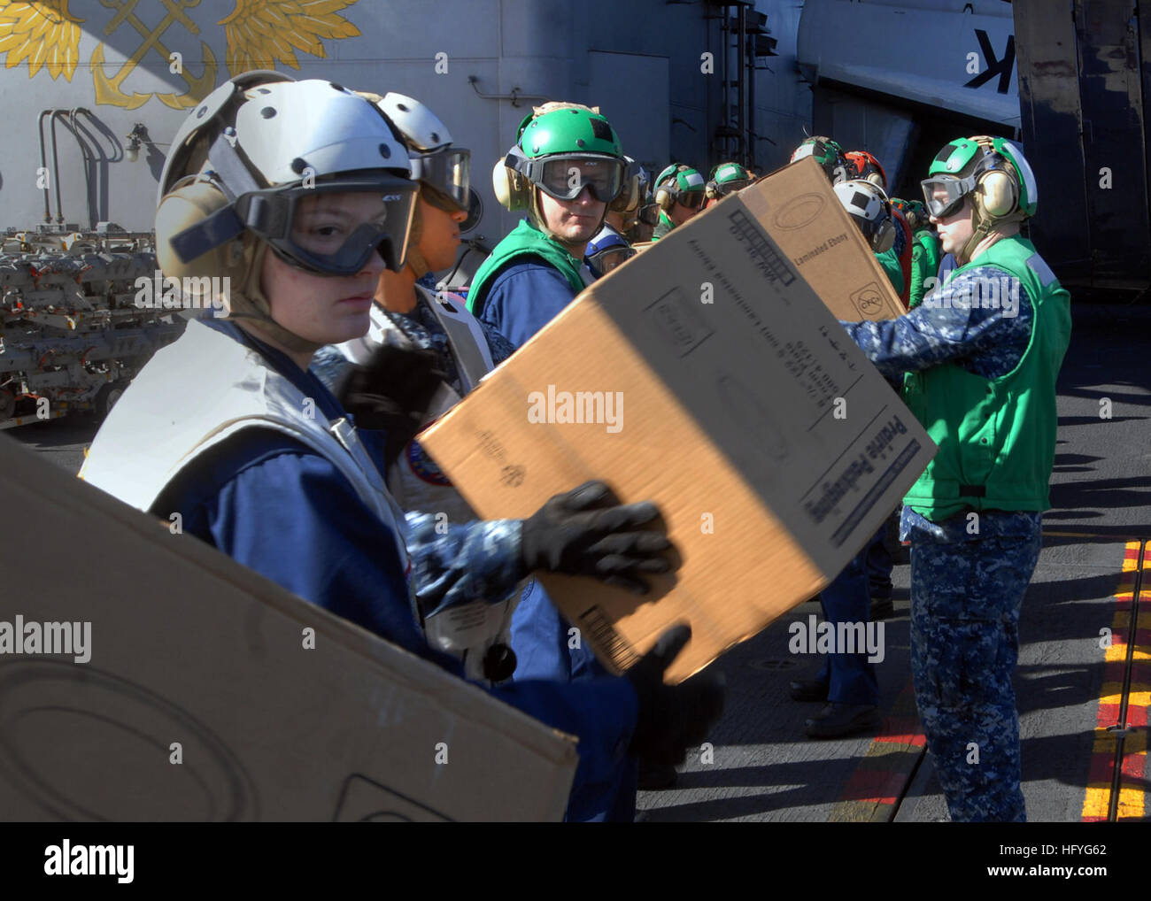 101109-N-8744H-176 PACIFIC OCEAN (Nov. 9, 2010) Sailors aboard the ...