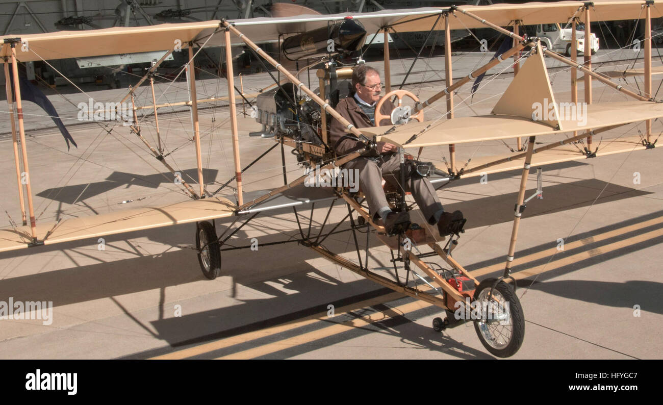 Pusher aircraft hi-res stock photography and images - Alamy