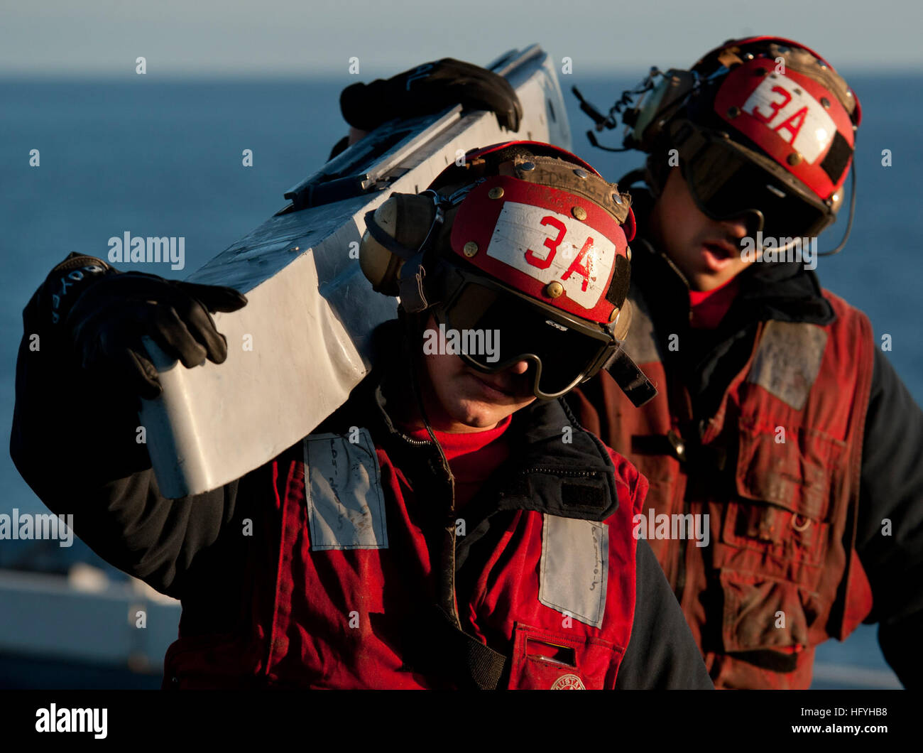 Weapons pylon hi-res stock photography and images - Alamy